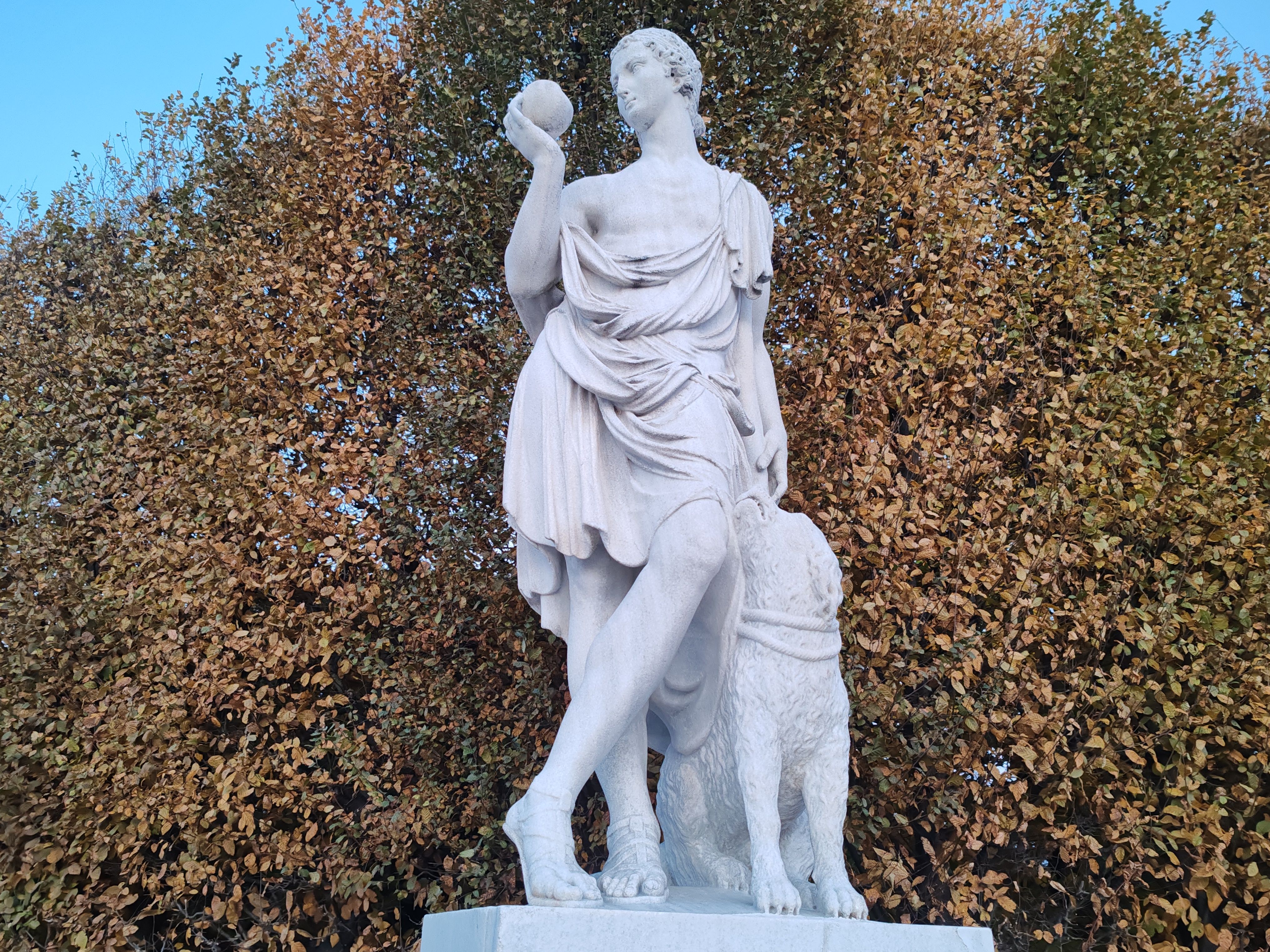 Classical Marble Statue in Vienna Park · Free Stock Photo
