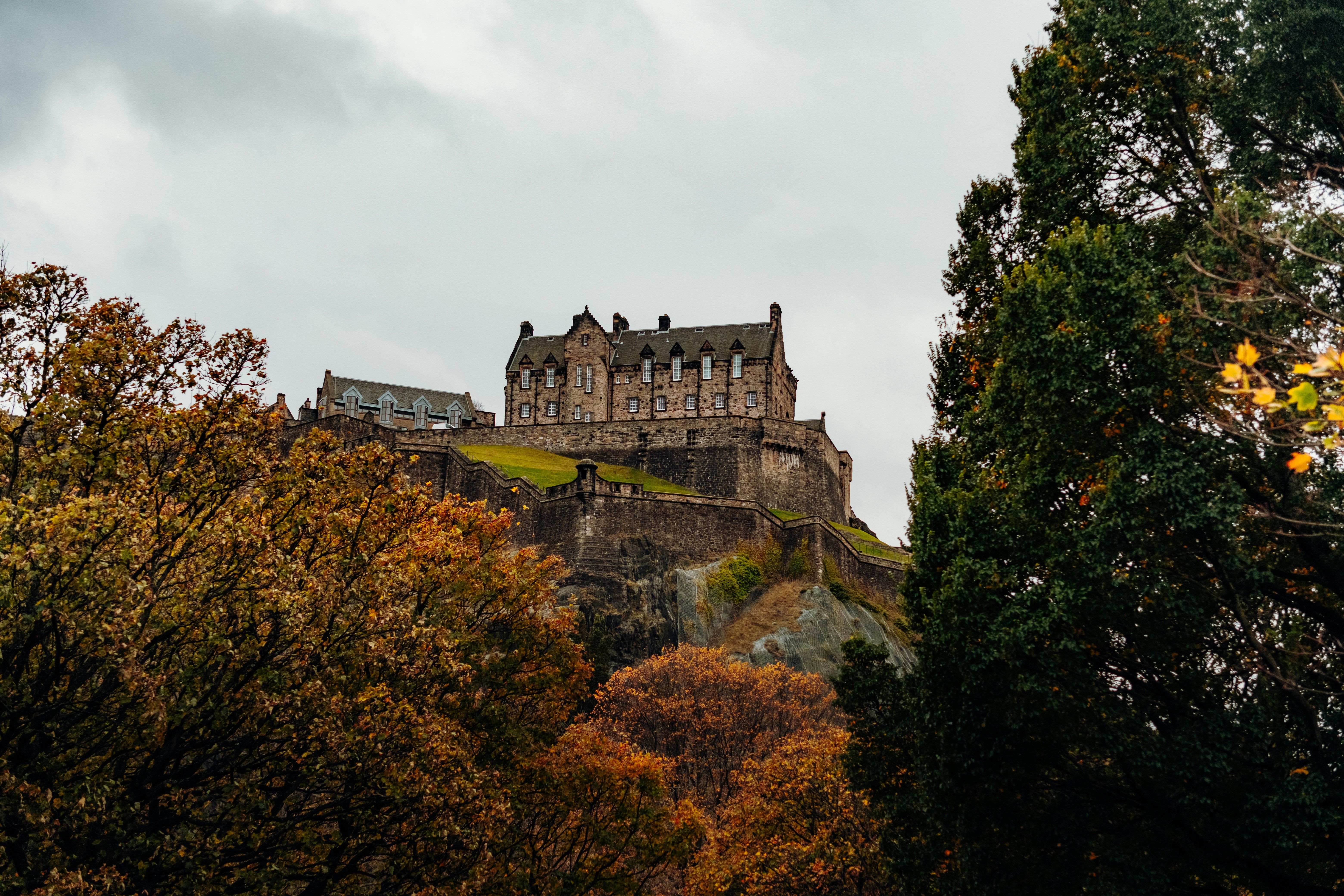 Stunning Autumn View of Edinburgh Castle · Free Stock Photo