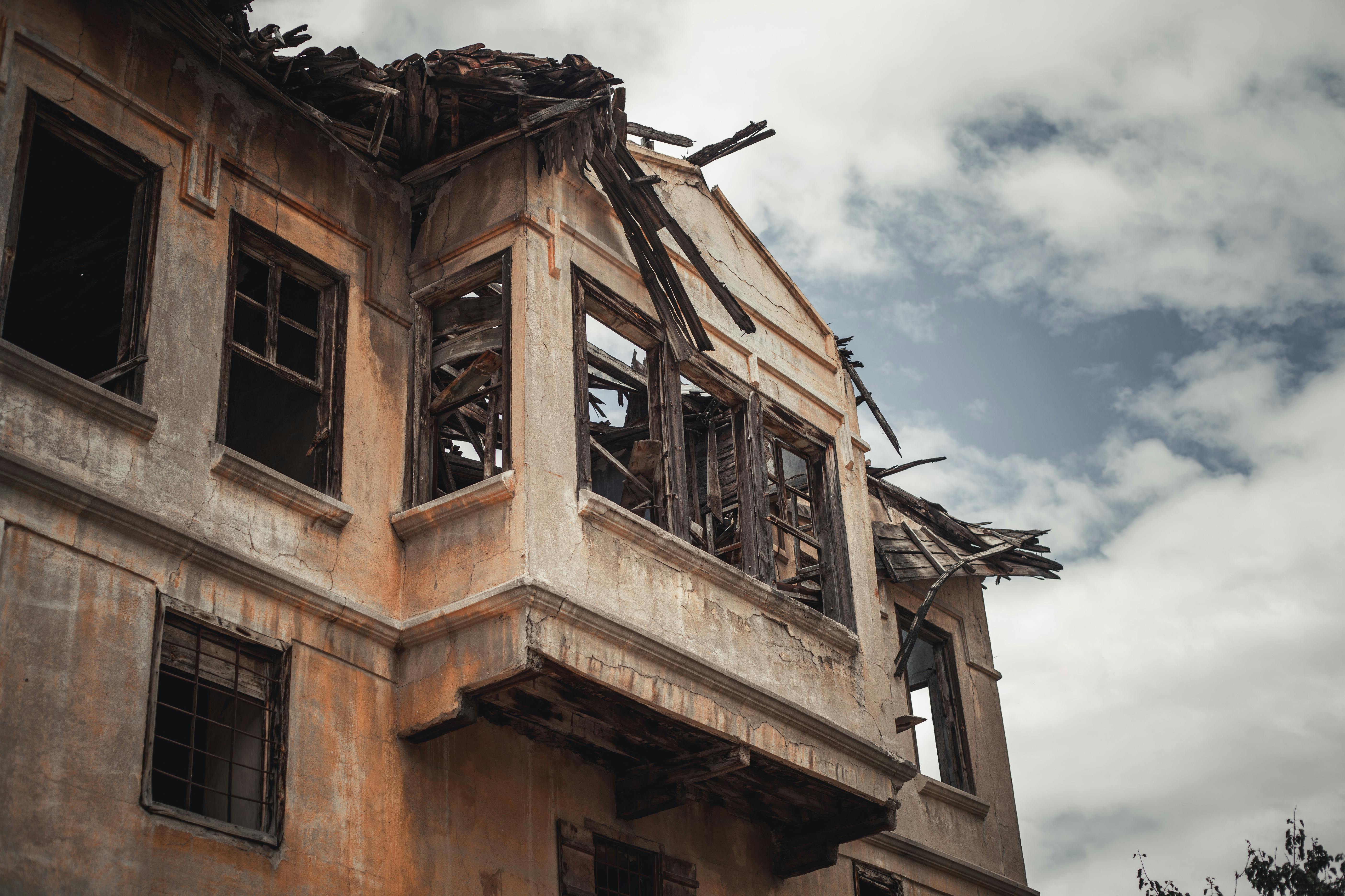 Haunted House Photos, Download The BEST Free Haunted House Stock Photos ...