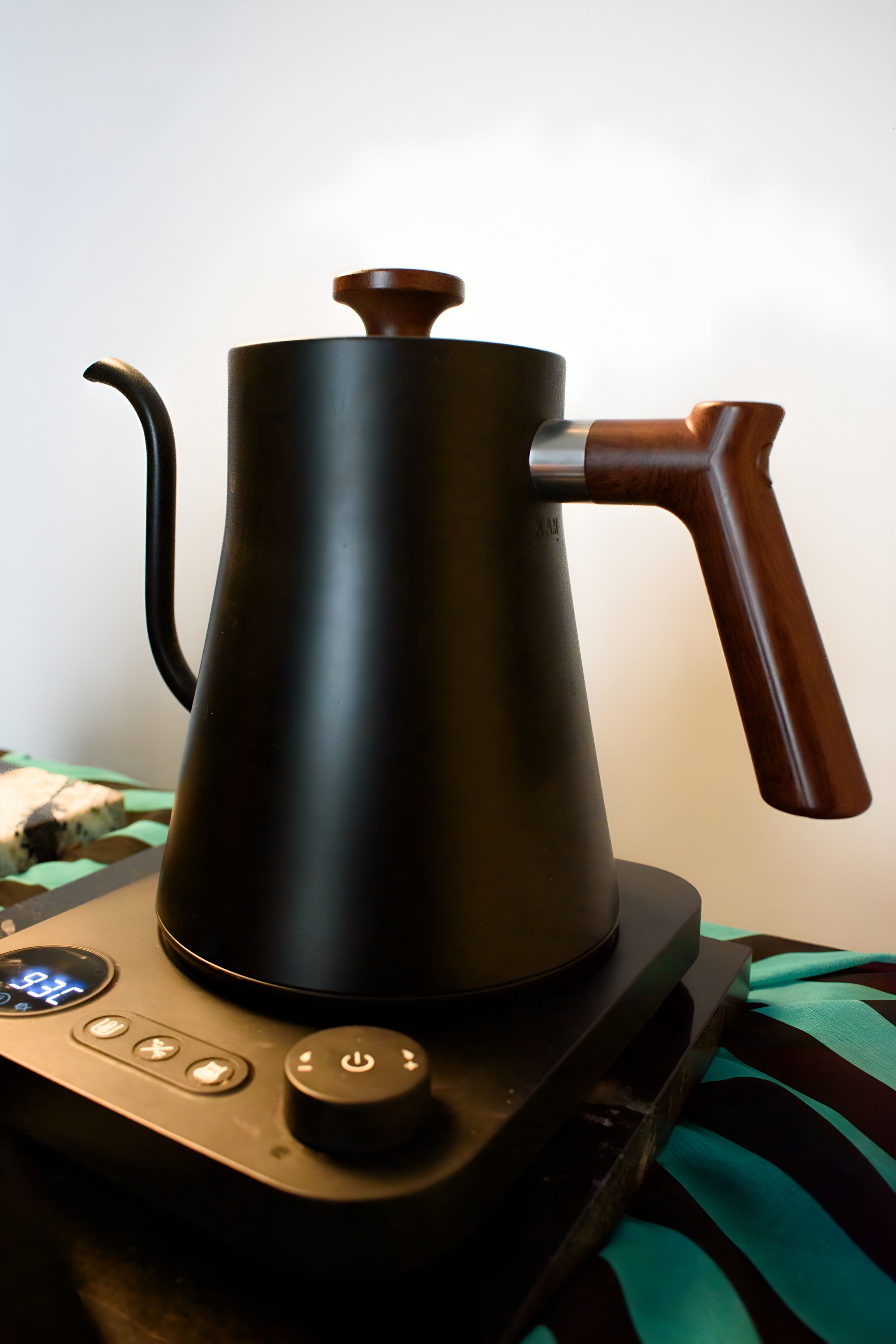 Stylish Black Electric Kettle for Coffee Brewing · Free Stock Photo
