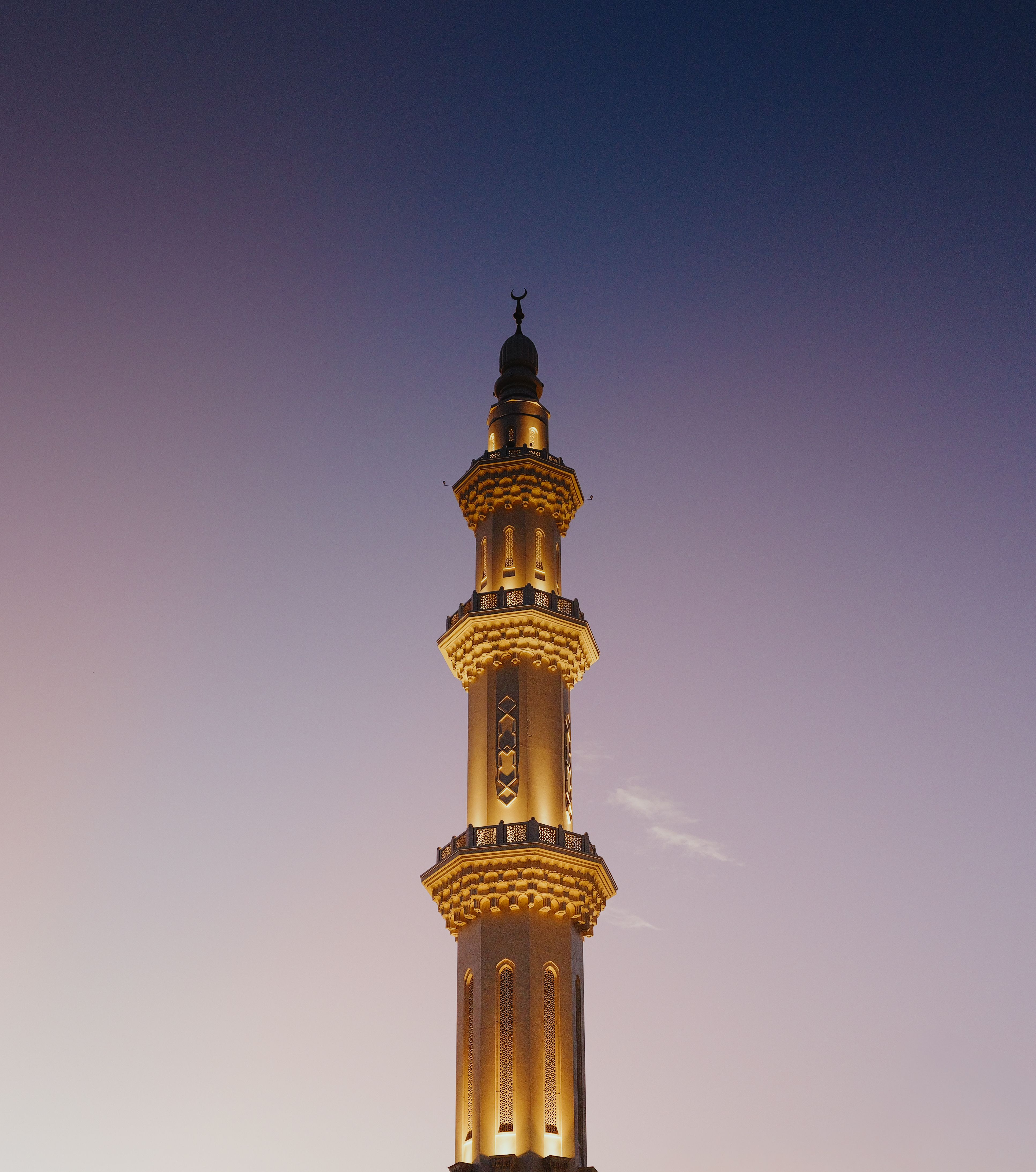 Stunning Minaret at Sunset in Sendayan · Free Stock Photo