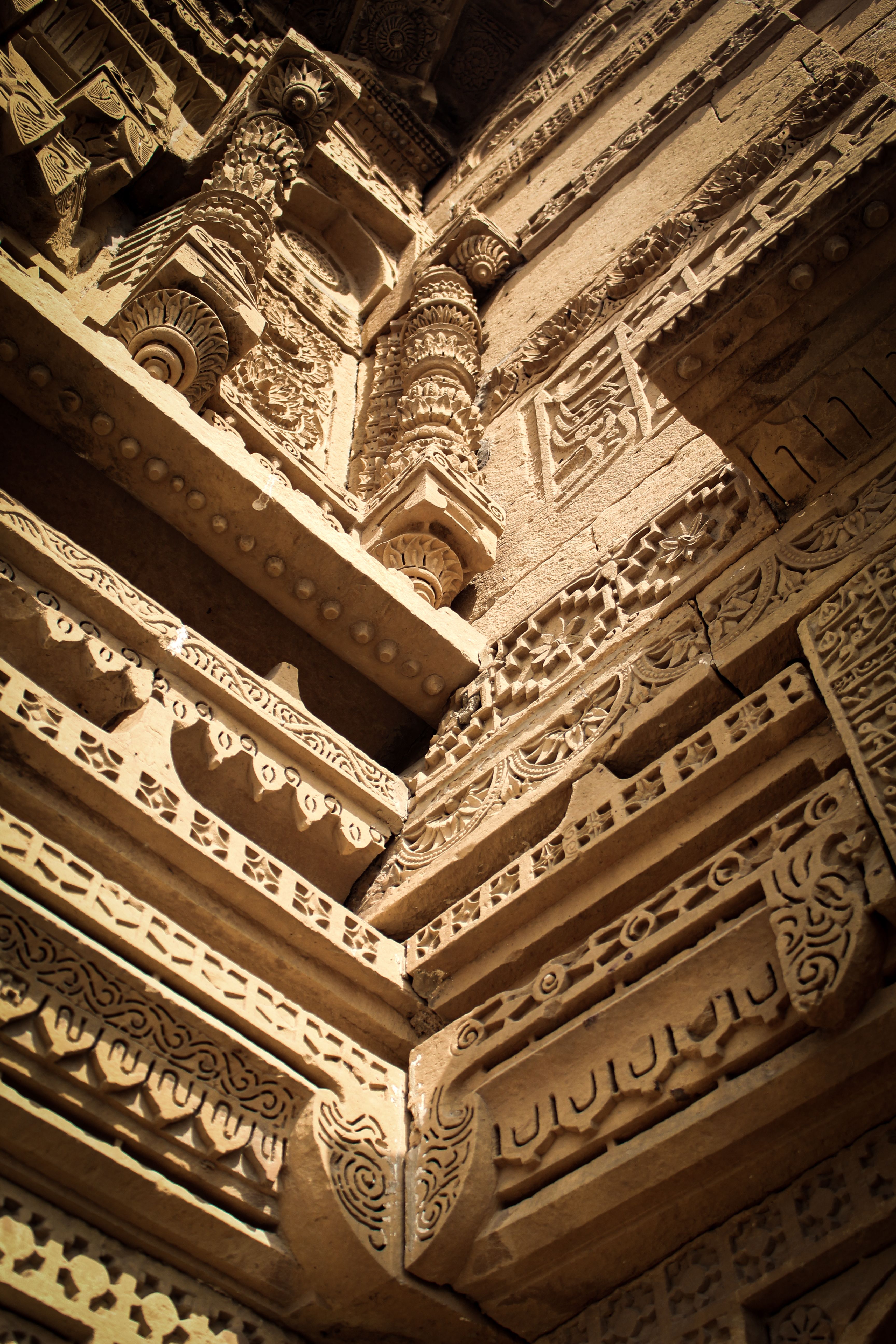 Intricate Carvings of Historical Sindh Architecture · Free Stock Photo