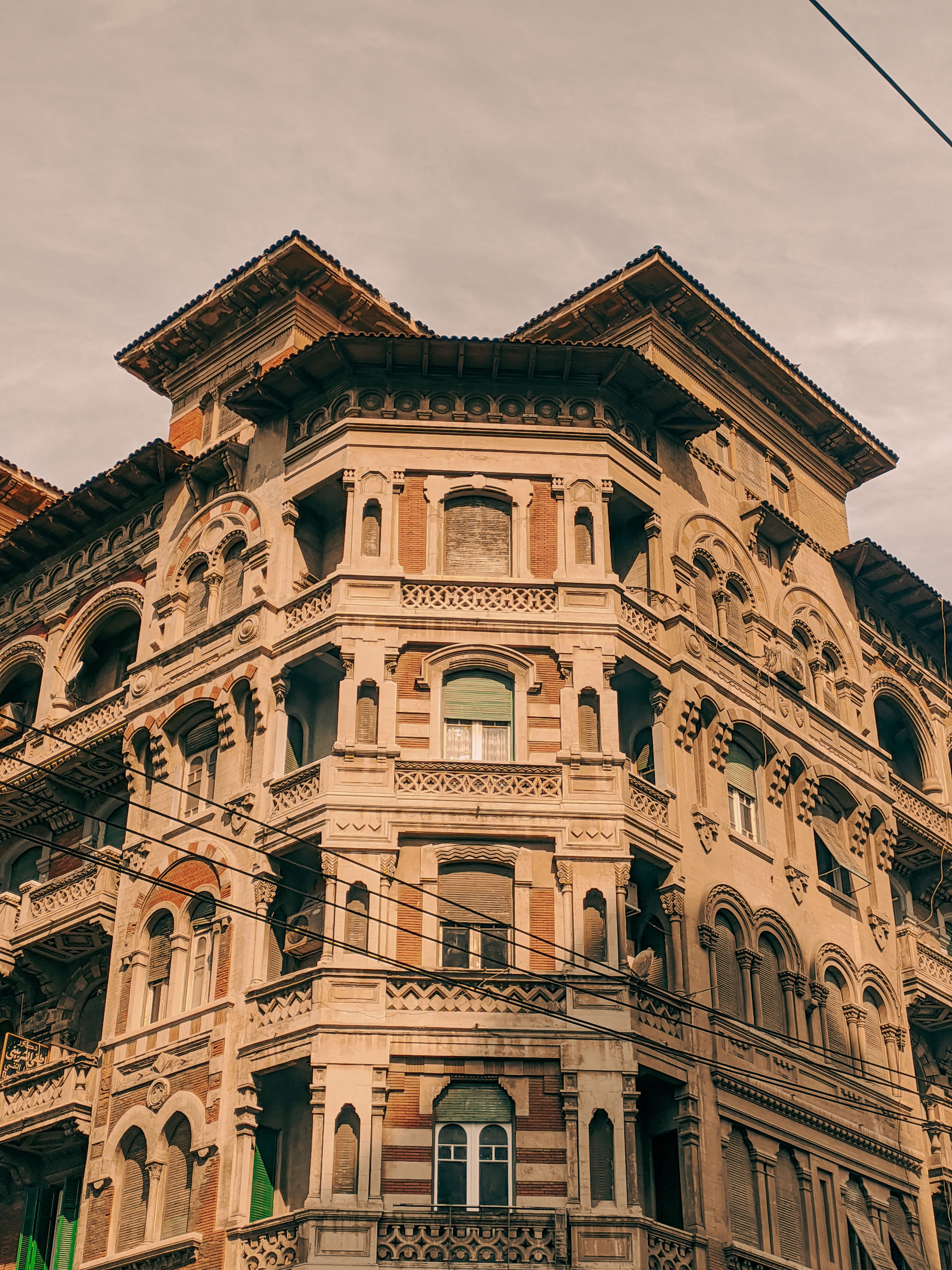 Elegant Historic Building with Intricate Architecture · Free Stock Photo