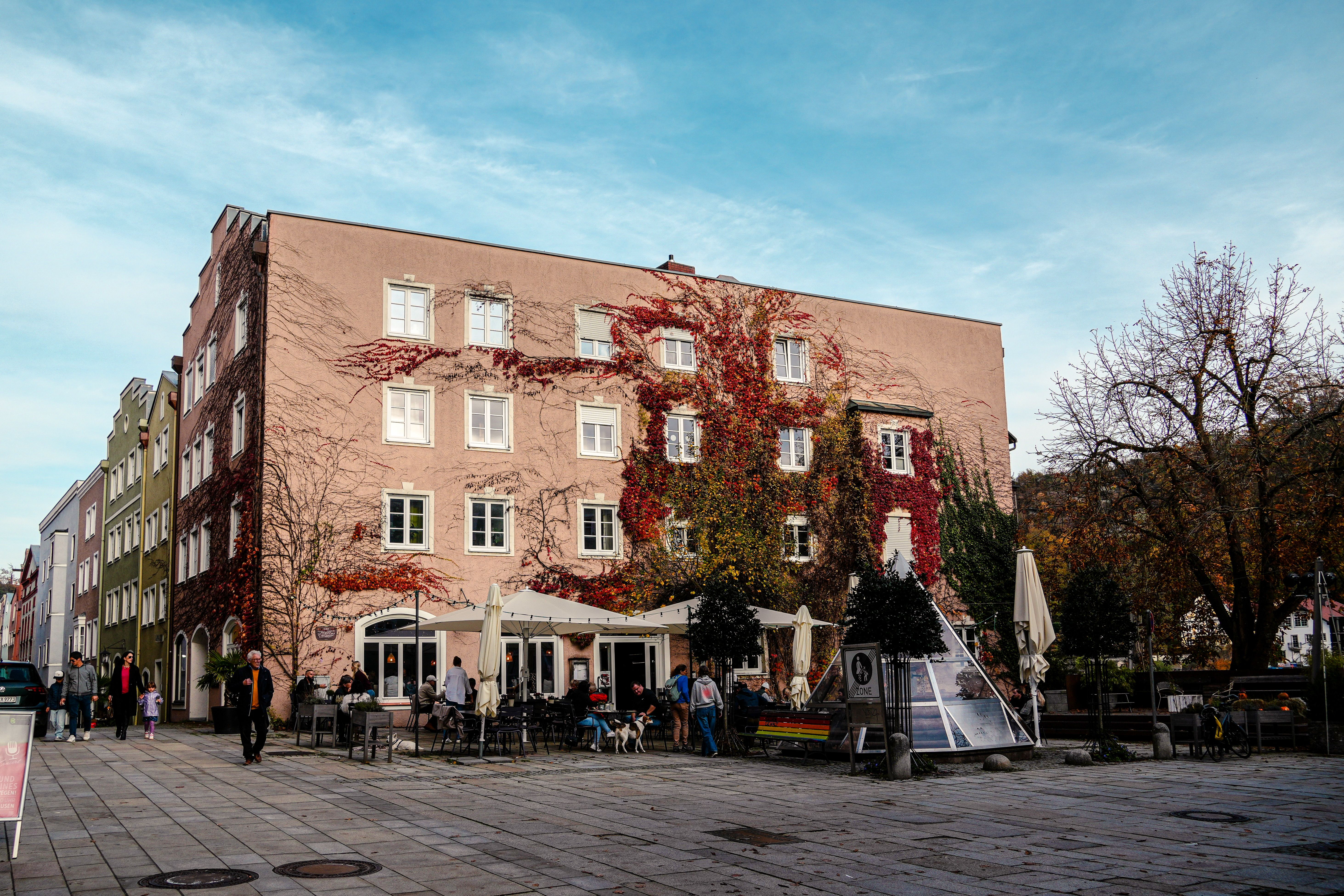 Charming European Square with Historic Building · Free Stock Photo