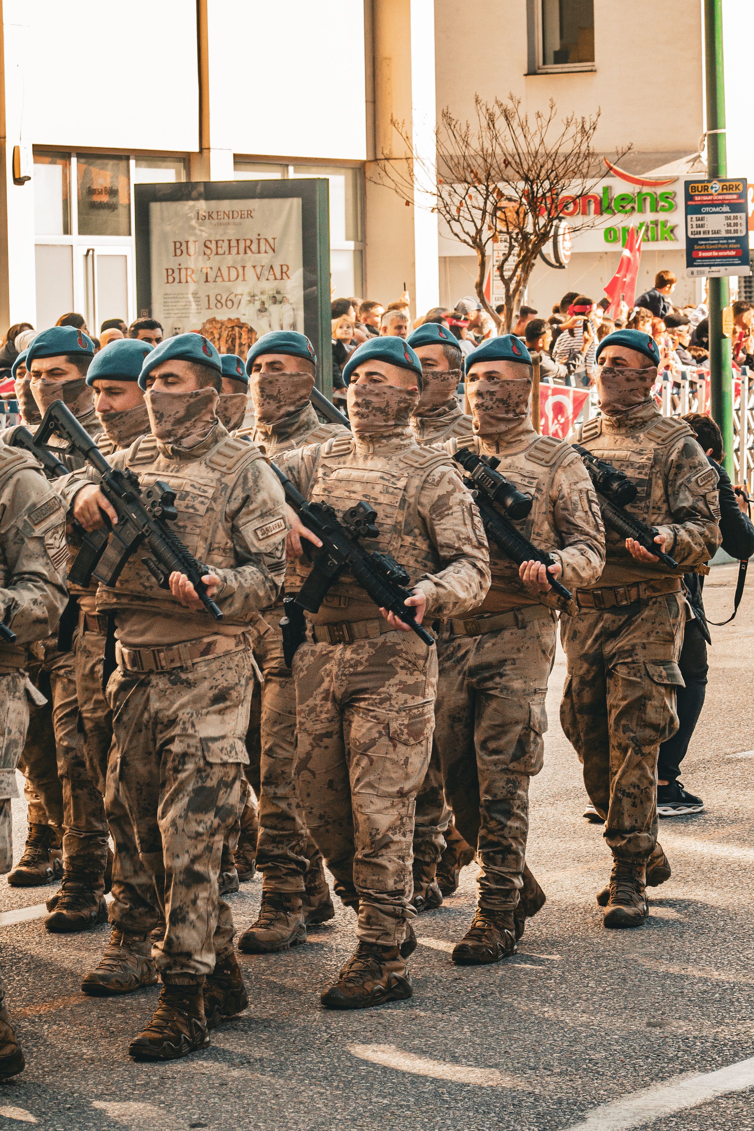 2 000+ วิธีการติดตั้งกล้อง Army banque d’images et photos libres de ...