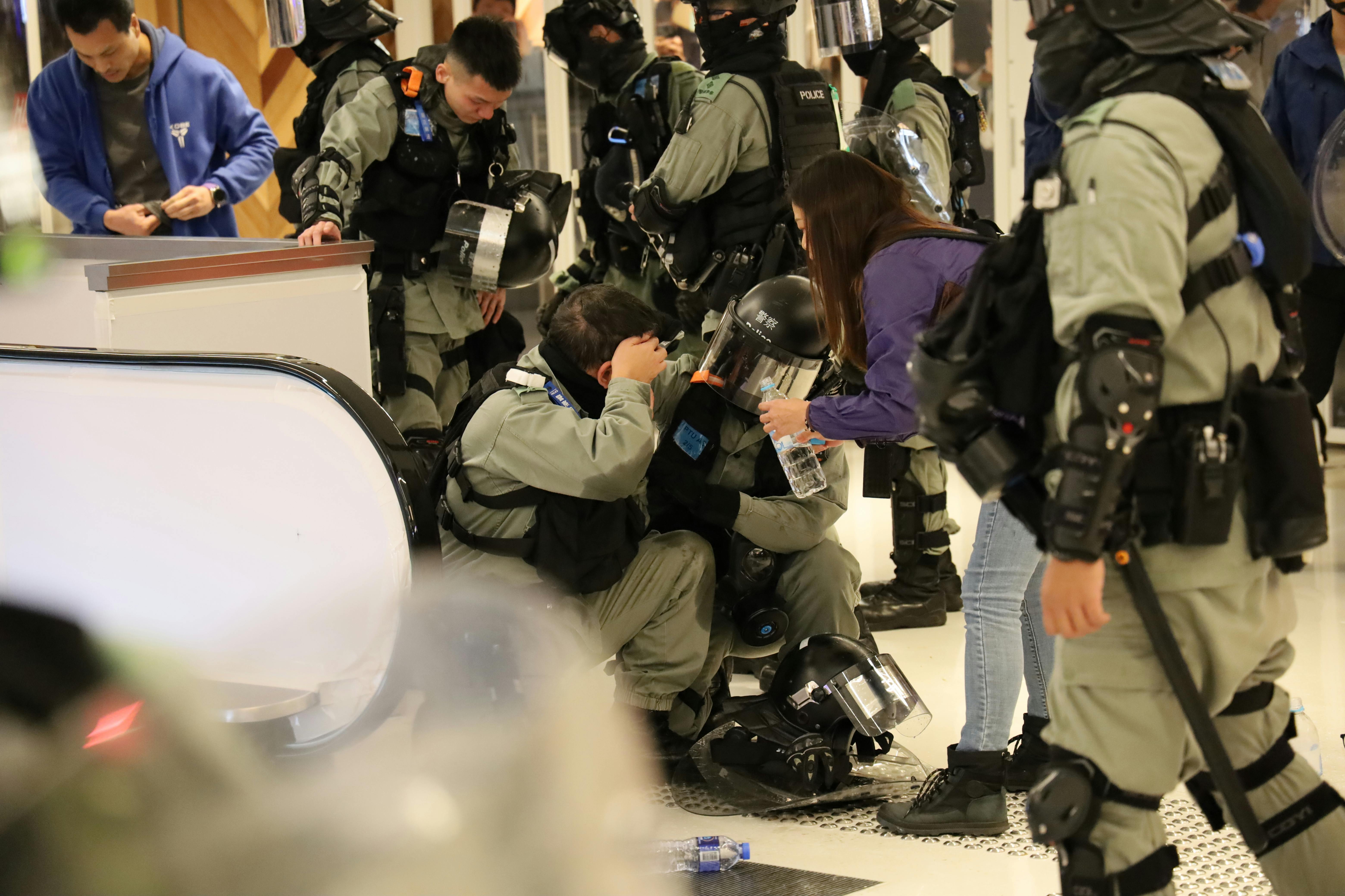 Free stock photo of hong kong, police, police officer