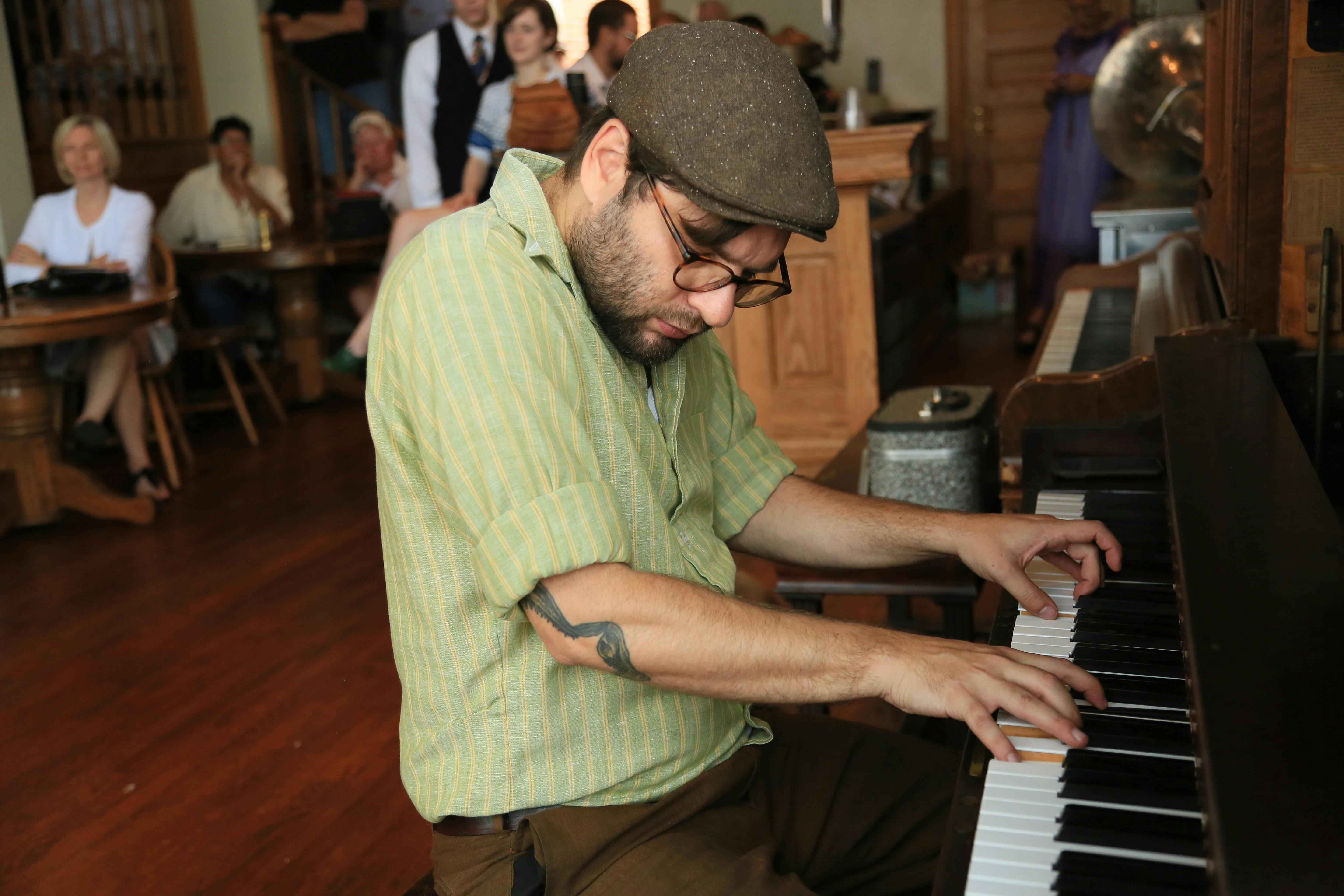 Glass+Cabenet Photos, Download The BEST Free Glass+Cabenet Stock Photos ...