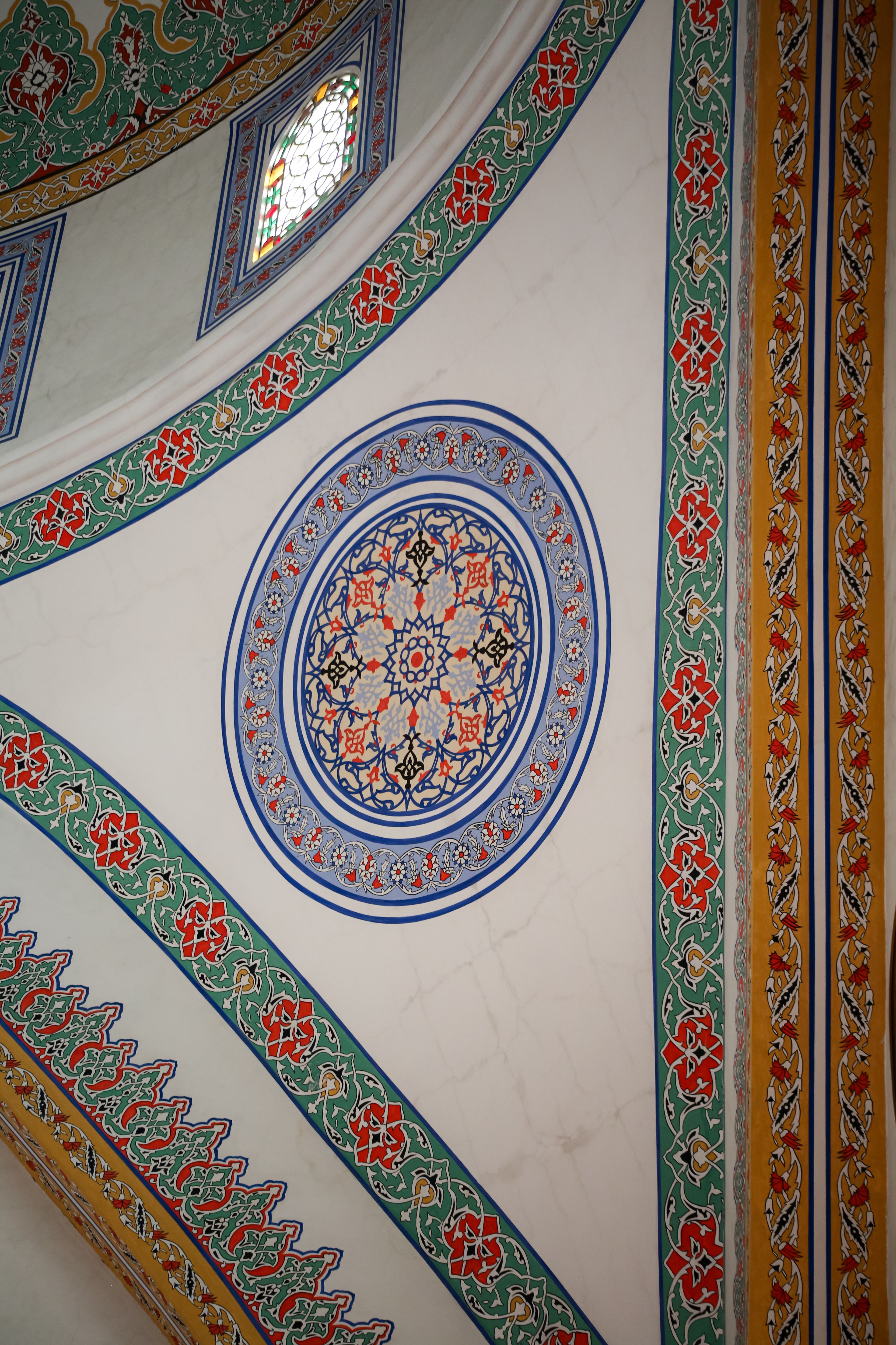 Intricate Islamic Geometric Ceiling Art · Free Stock Photo