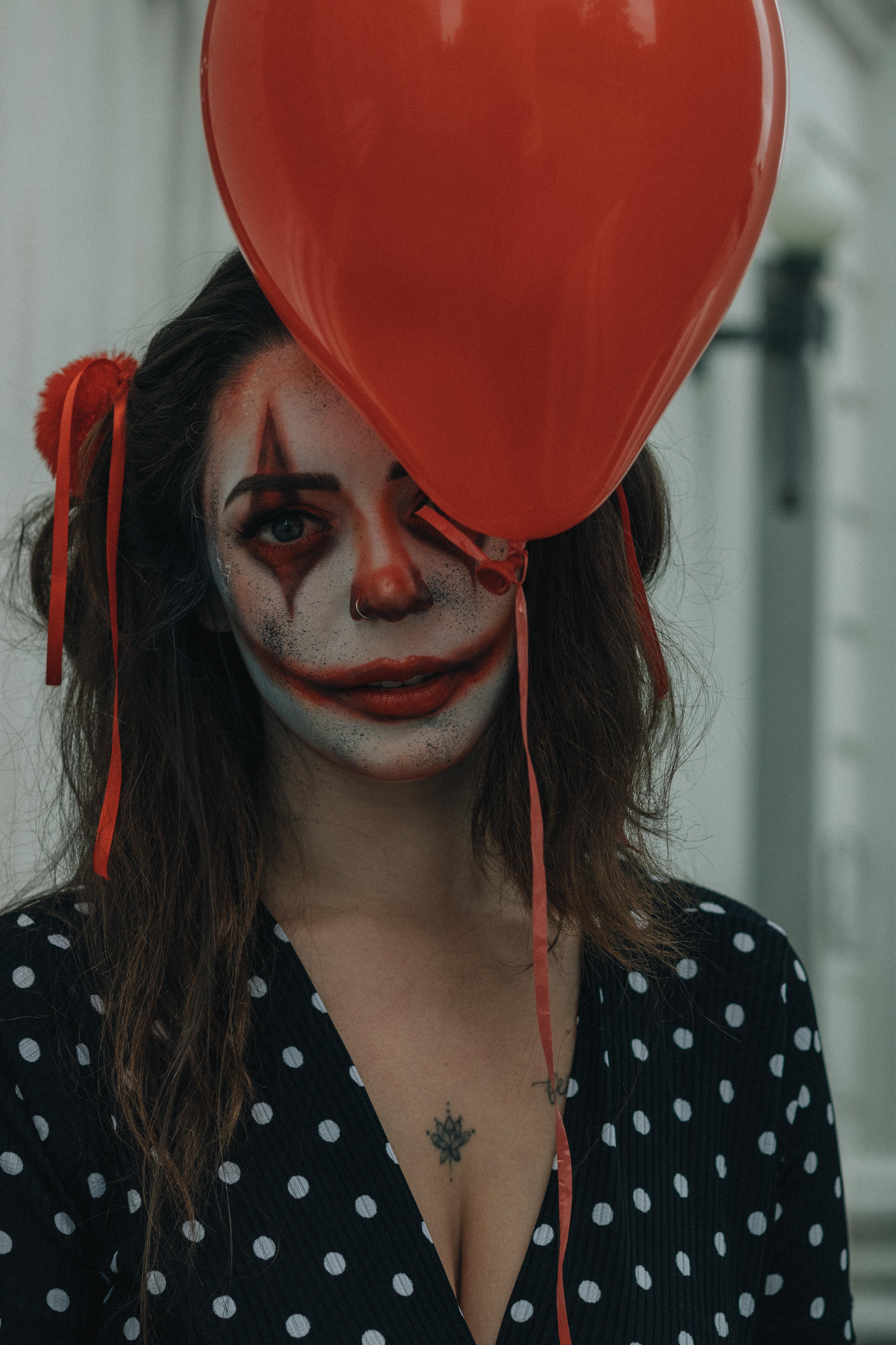 300.000+ Red-velvet-psycho-irene-drawing-in-mv-youtube Bilder und Fotos ...