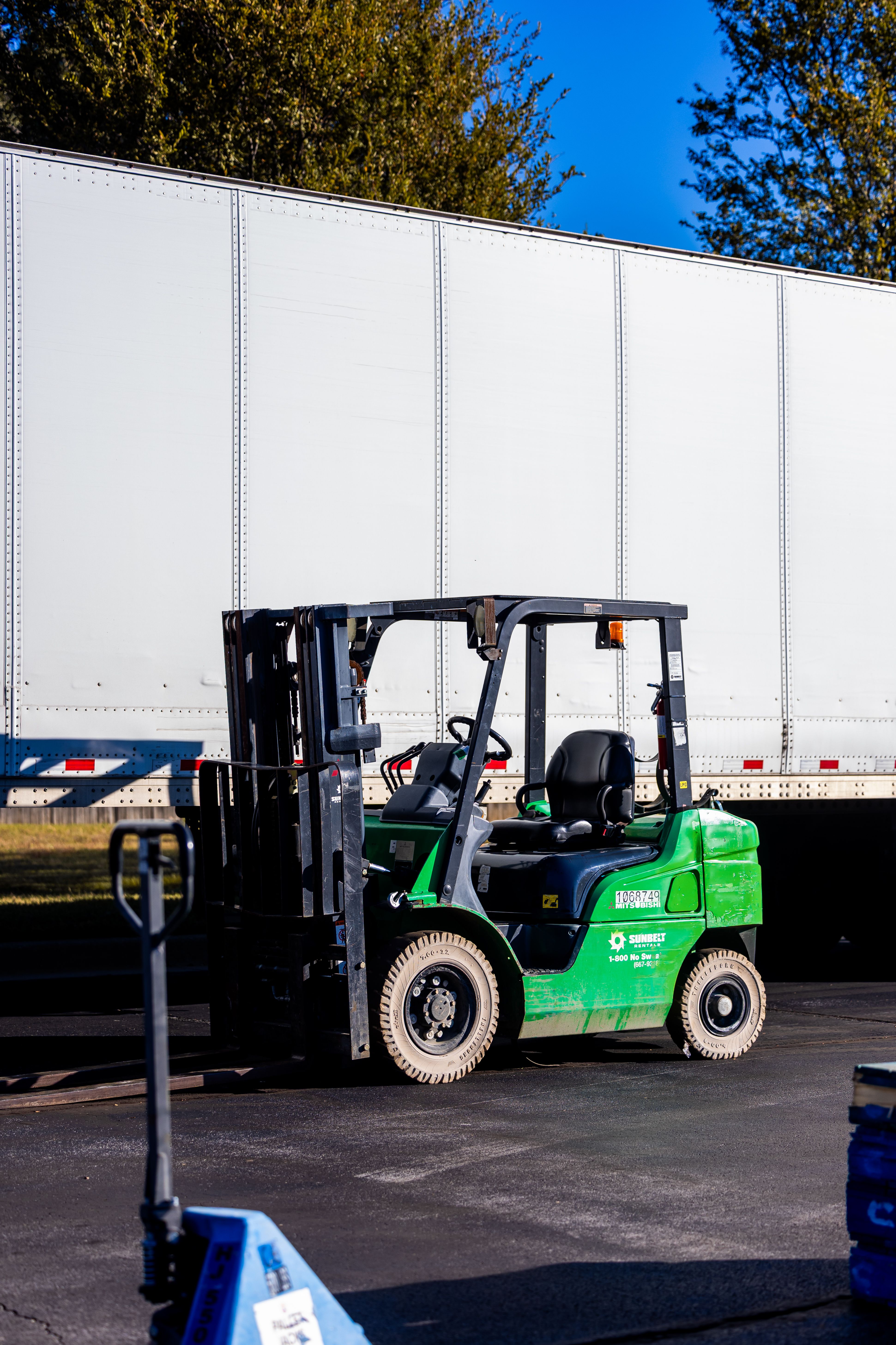 Logistics And Supply Chain Backgrounds For Linkedin Photos, Download ...