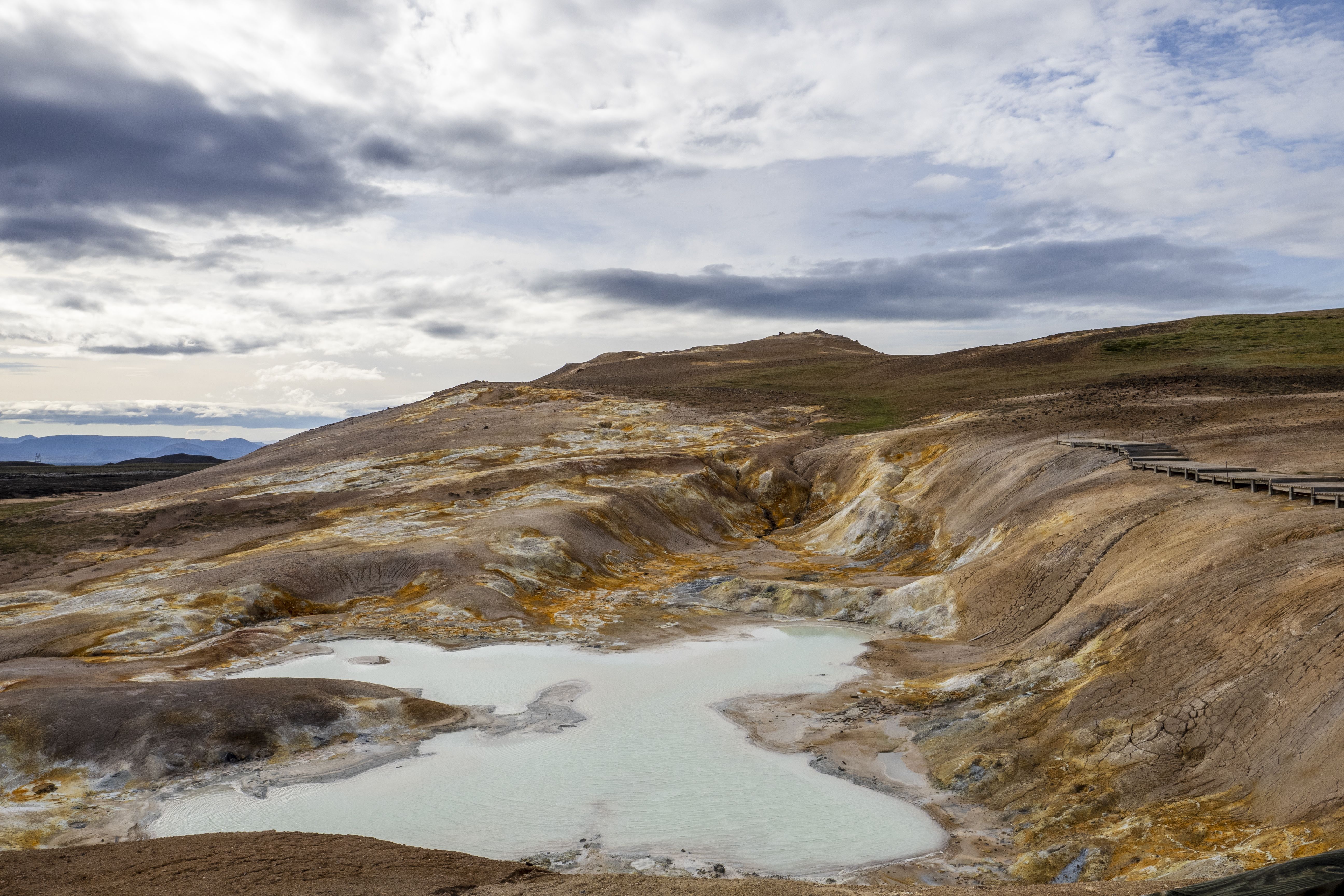 Majestic Icelandic Geothermal Landscape Panorama · Free Stock Photo