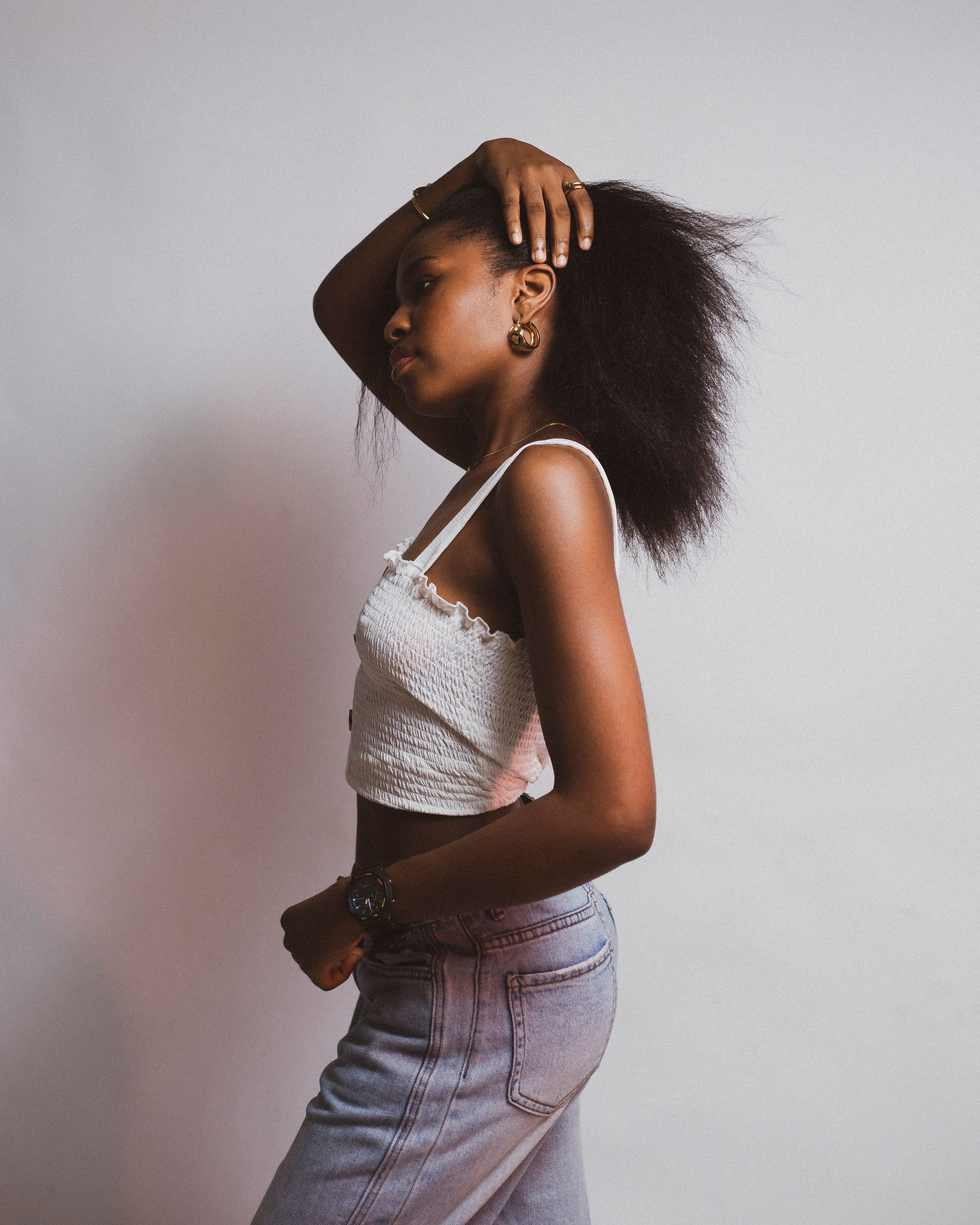 Model Side Pose Standing Showing Ear Photos, Download The BEST Free ...