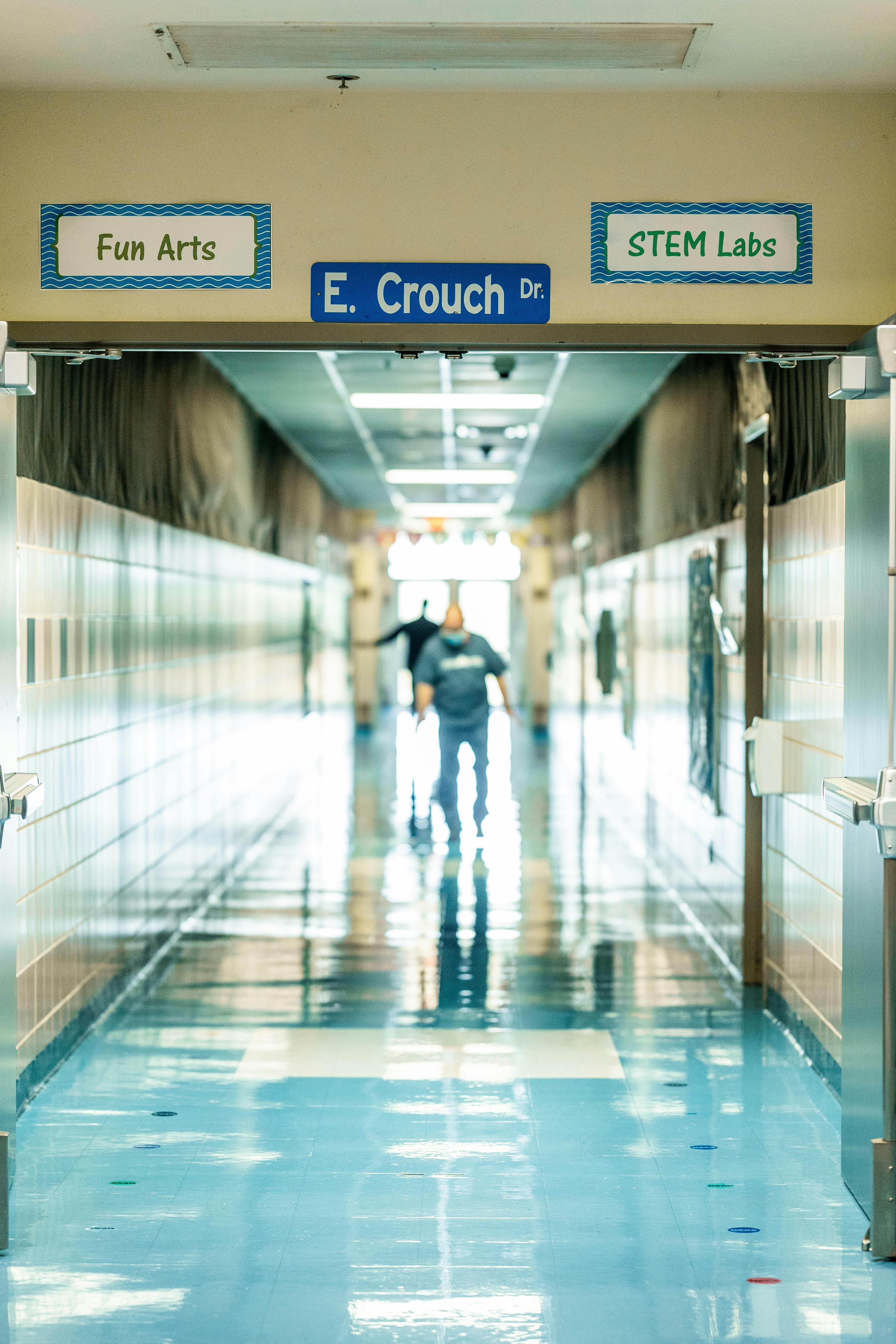 Everyone+Pointing+At+Wallpaper+Meme Photos, Download The BEST Free ...