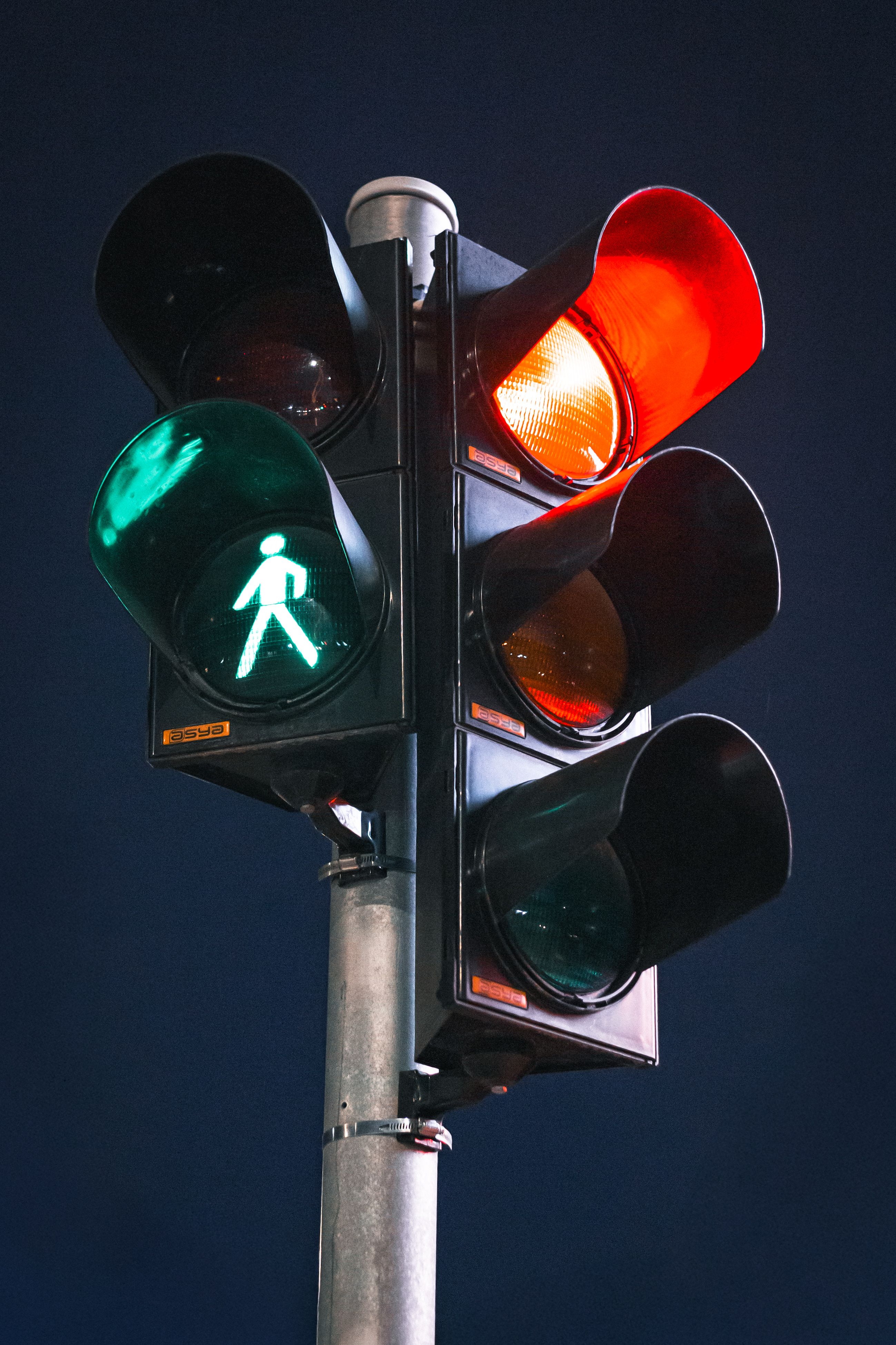 Traffic Light at Night with Green Signal · Free Stock Photo