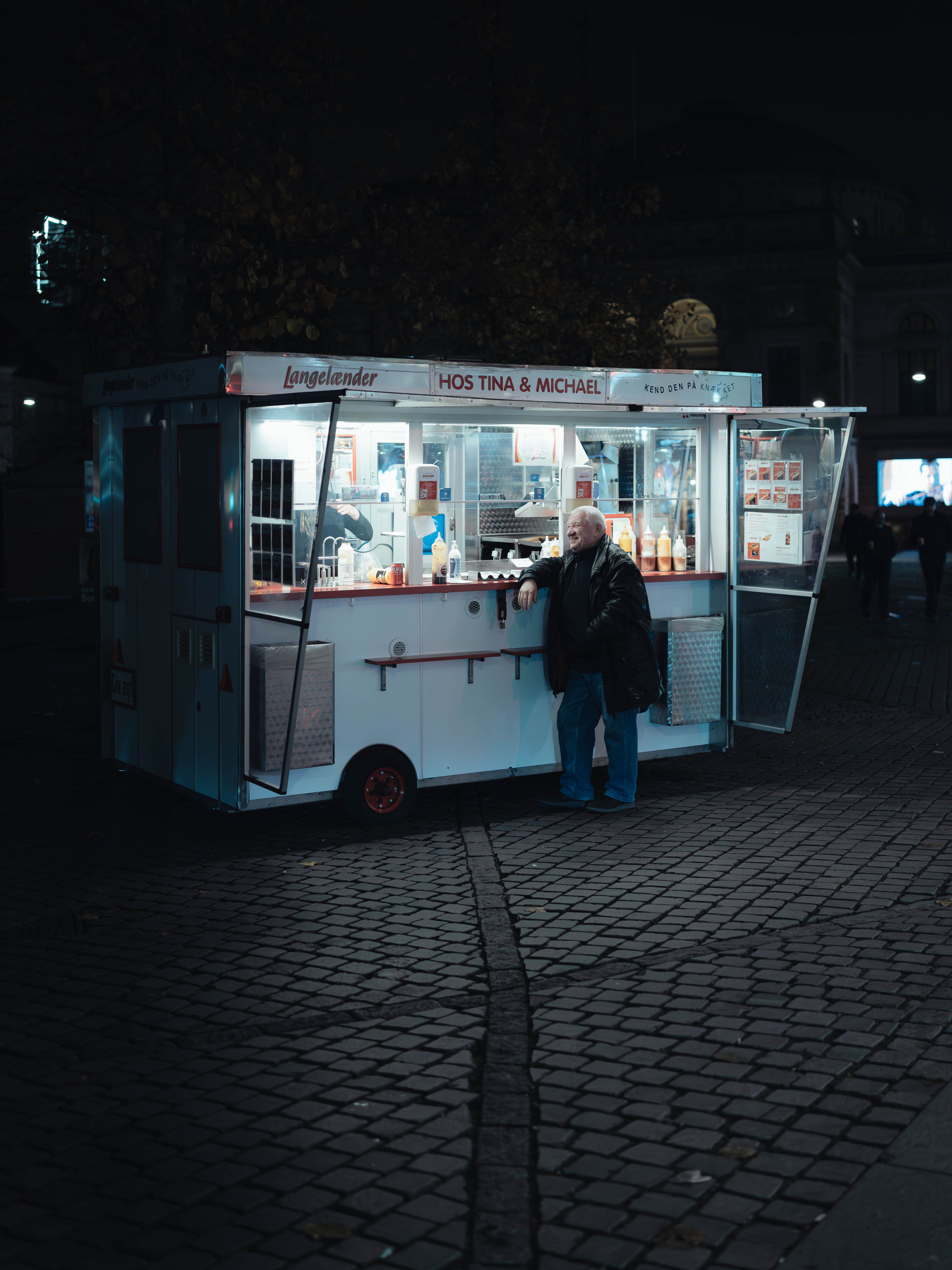 Nighttime Food Stall in European Square · Free Stock Photo