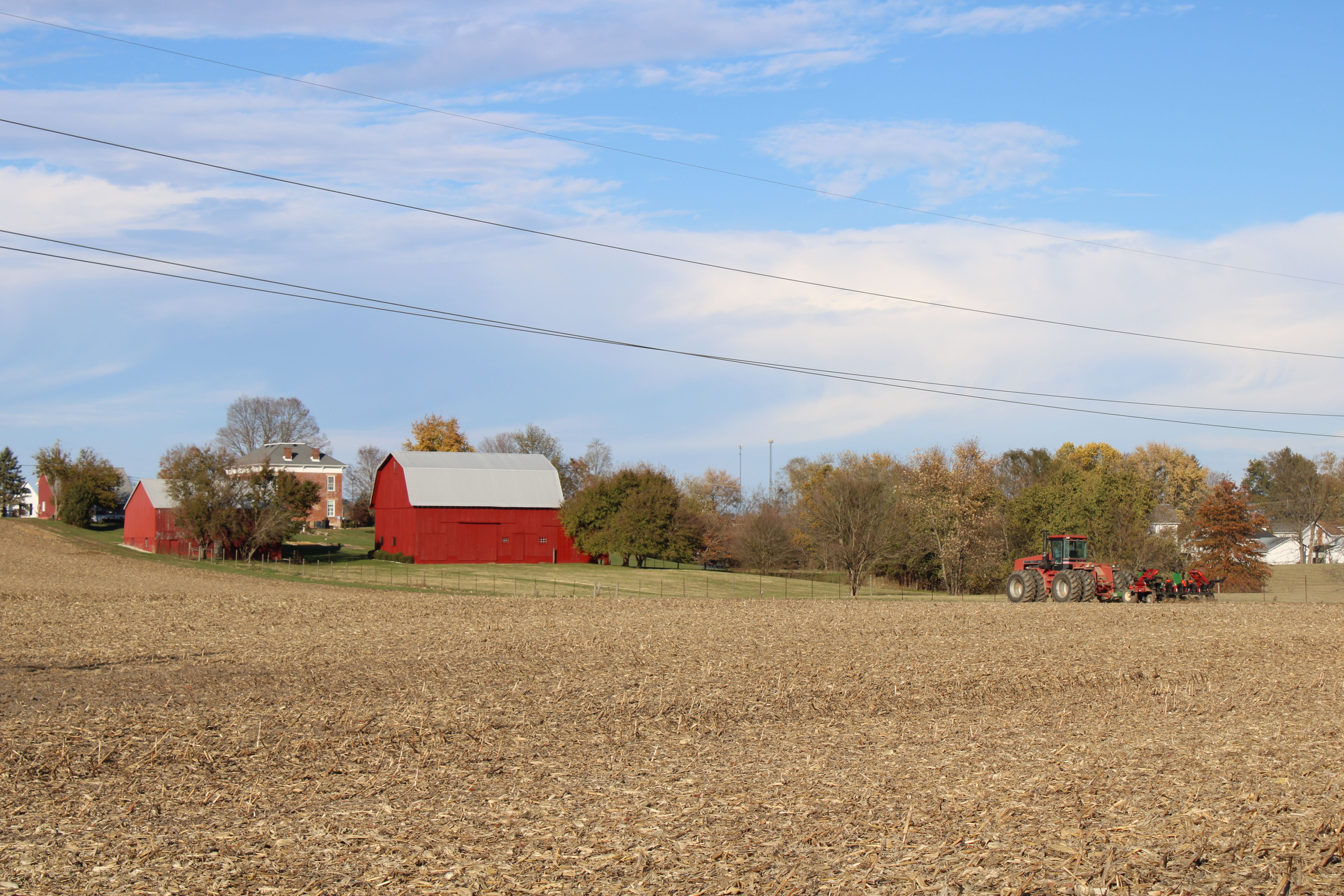 Charming Ohio Farm Landscape with Red Barn · Free Stock Photo