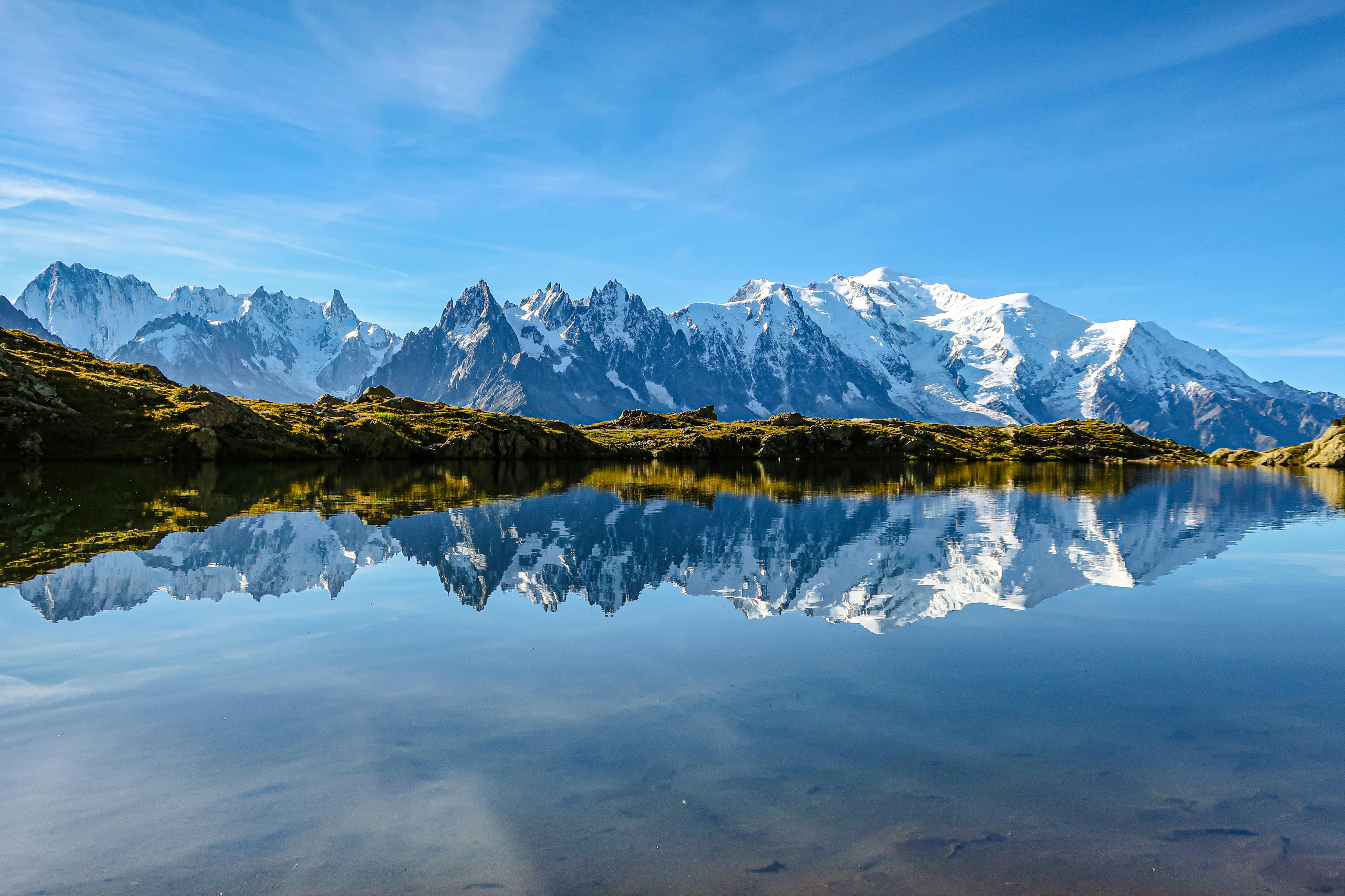 Stunning Reflection of Mont Blanc in Lake Chamonix · Free Stock Photo