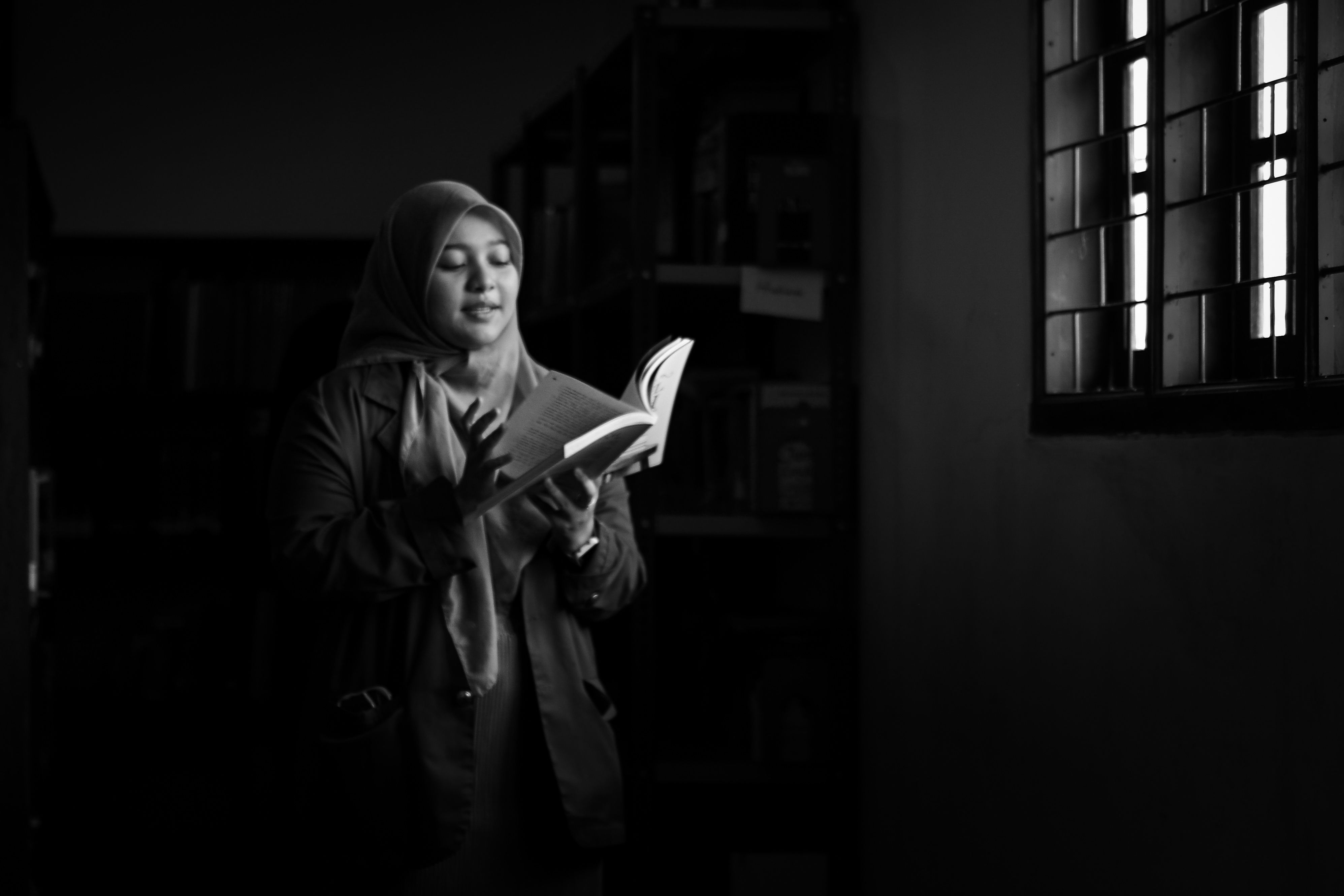 Library Bw Photos, Download The BEST Free Library Bw Stock Photos & HD ...