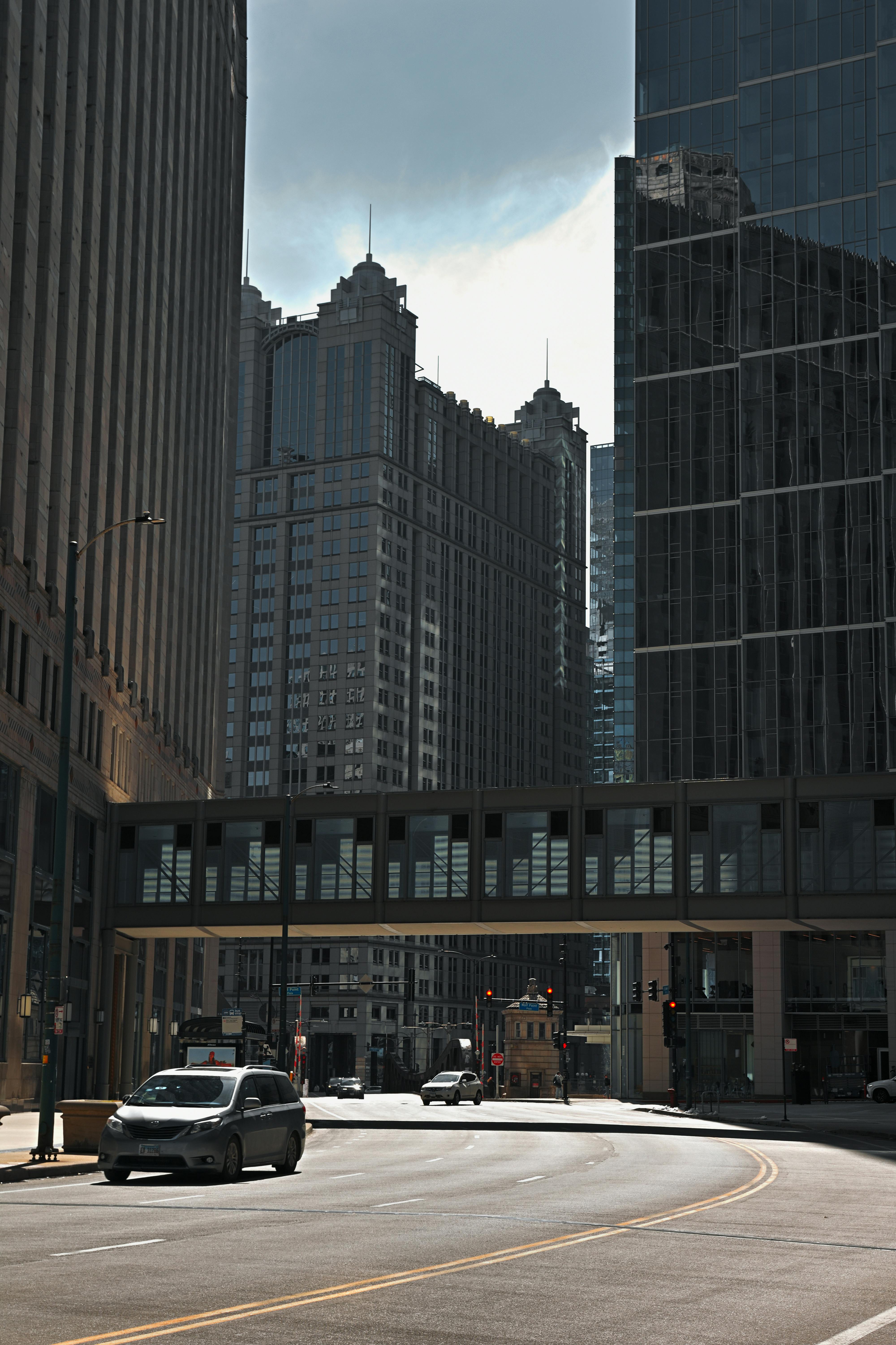 Chicago Street with Modern Skyscrapers and Skybridge · Free Stock Photo