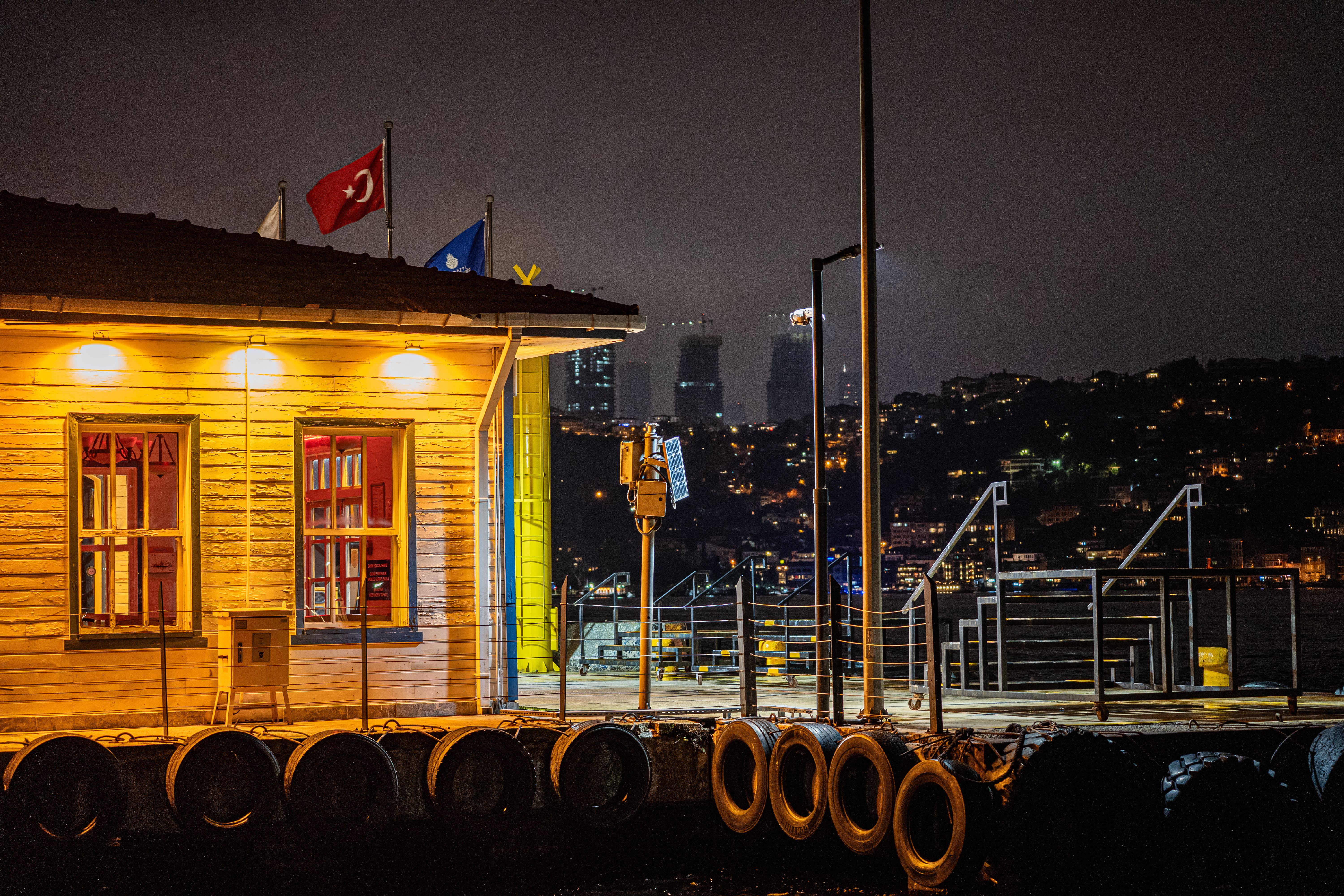Night View of Illuminated Pier in Istanbul · Free Stock Photo