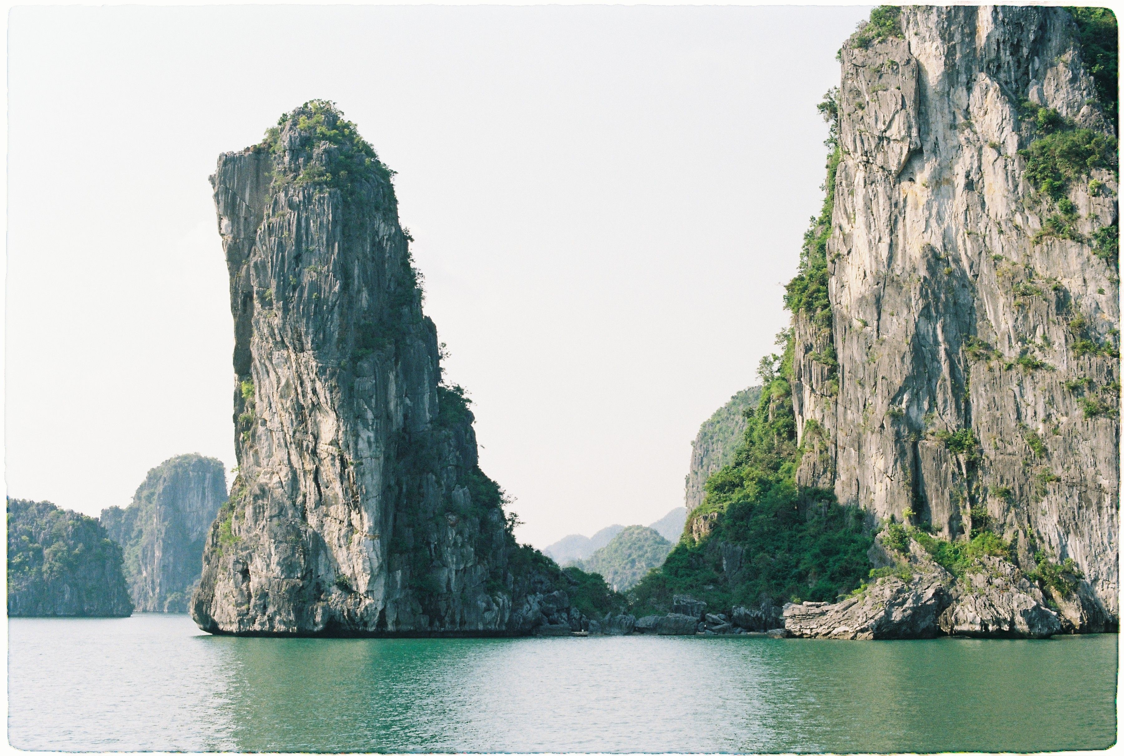 Majestic Limestone Towers in Ha Long Bay, Vietnam · Free Stock Photo