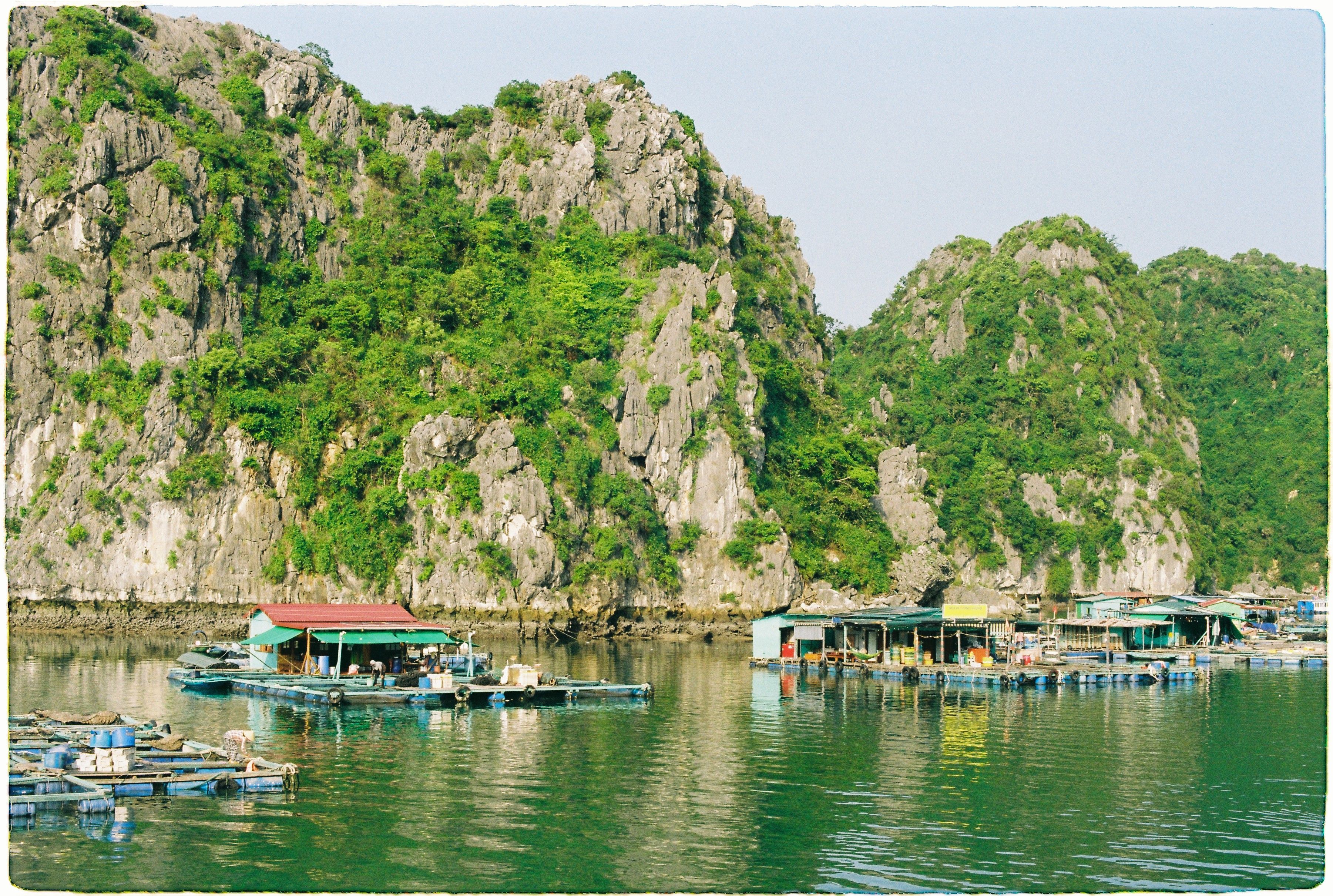Làng Chài Nổi ở Vịnh Lan Hạ, Việt Nam · Ảnh có sẵn miễn phí