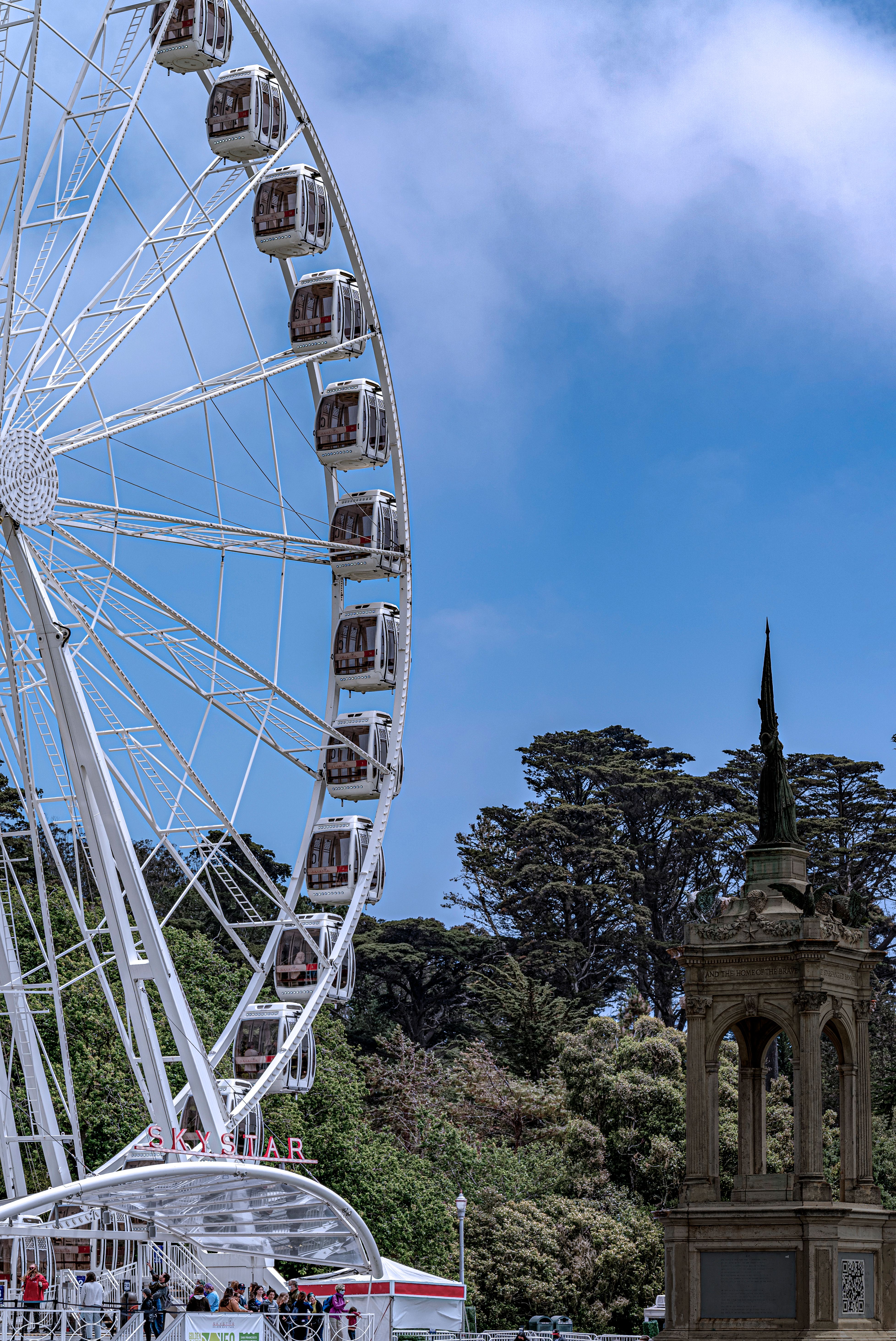 Ferris Wheel and Monument in Golden Gate Park · Free Stock Photo