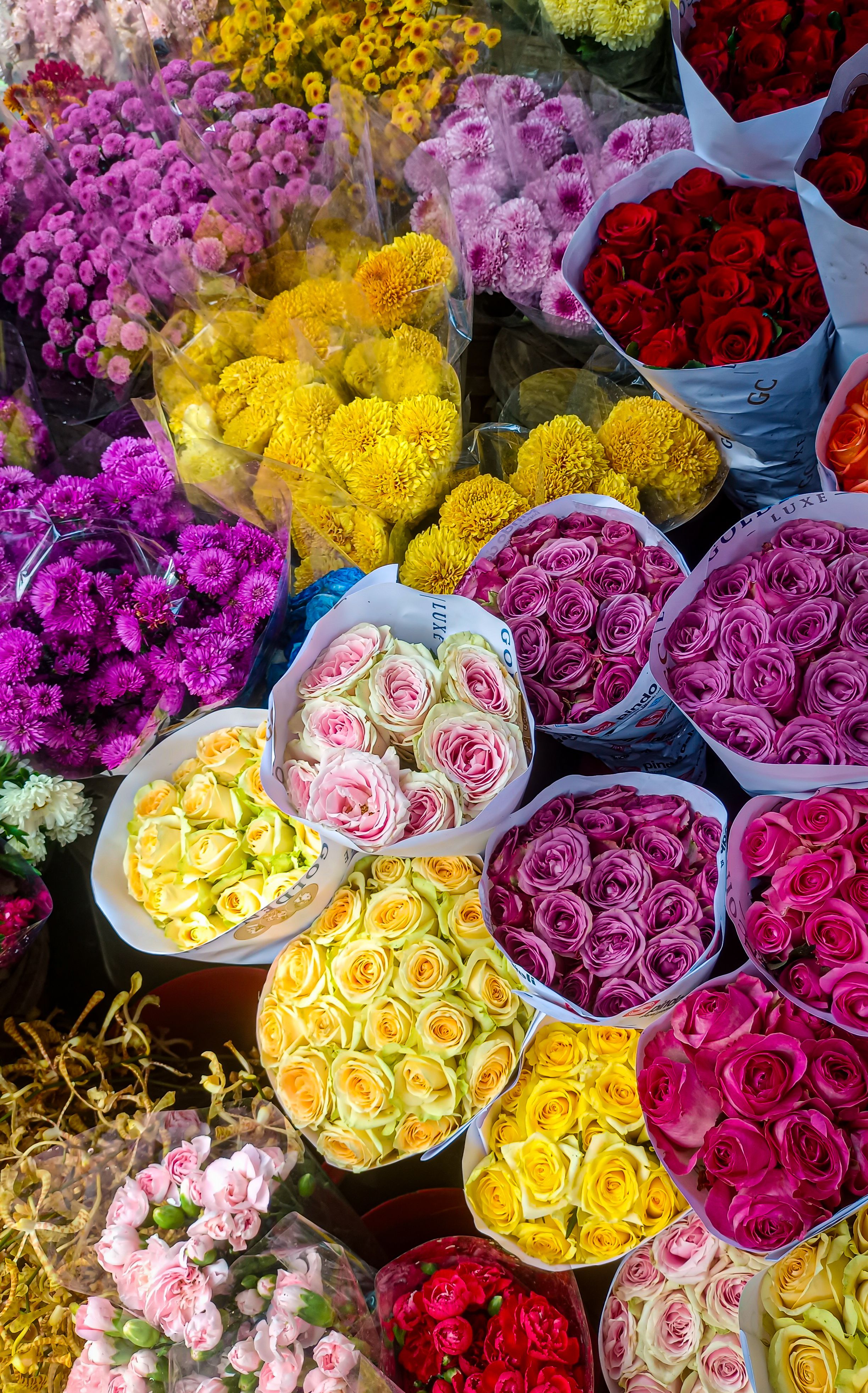 Colorful Bouquet Display at Jakarta Flower Market · Free Stock Photo