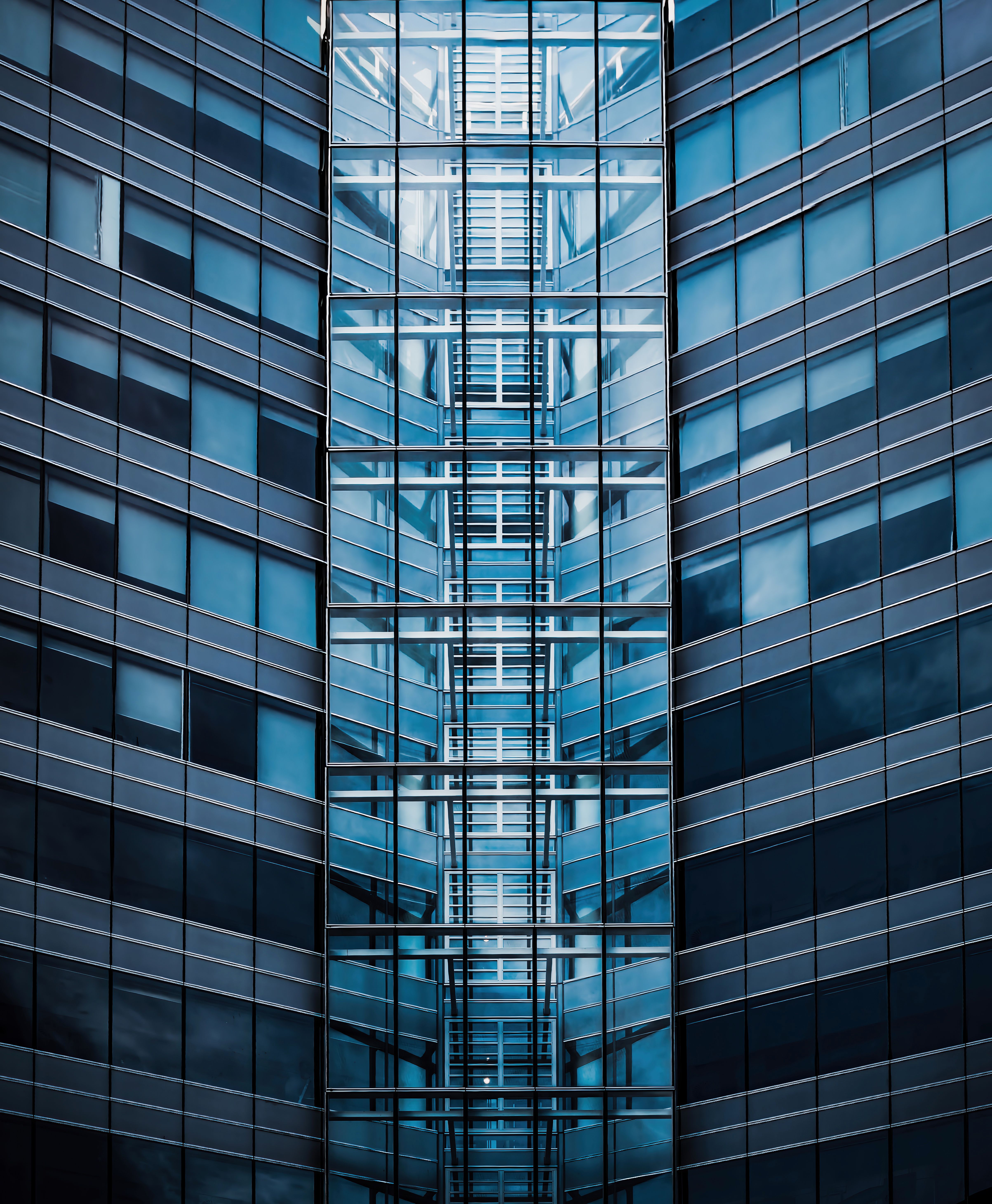 Modern Glass Building Architecture with Reflection · Free Stock Photo
