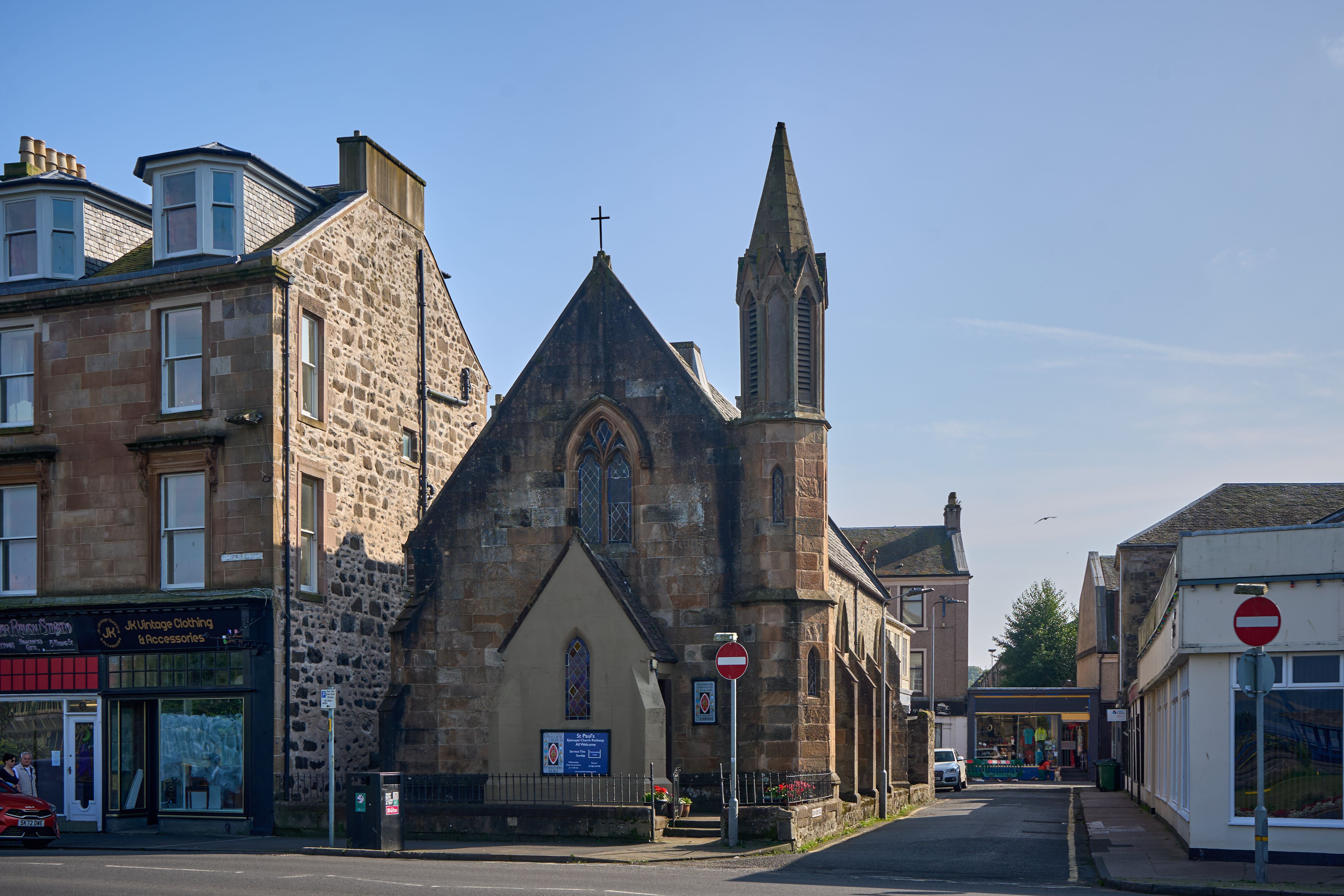 Historic Church Facade in Rothesay, Scotland · Free Stock Photo