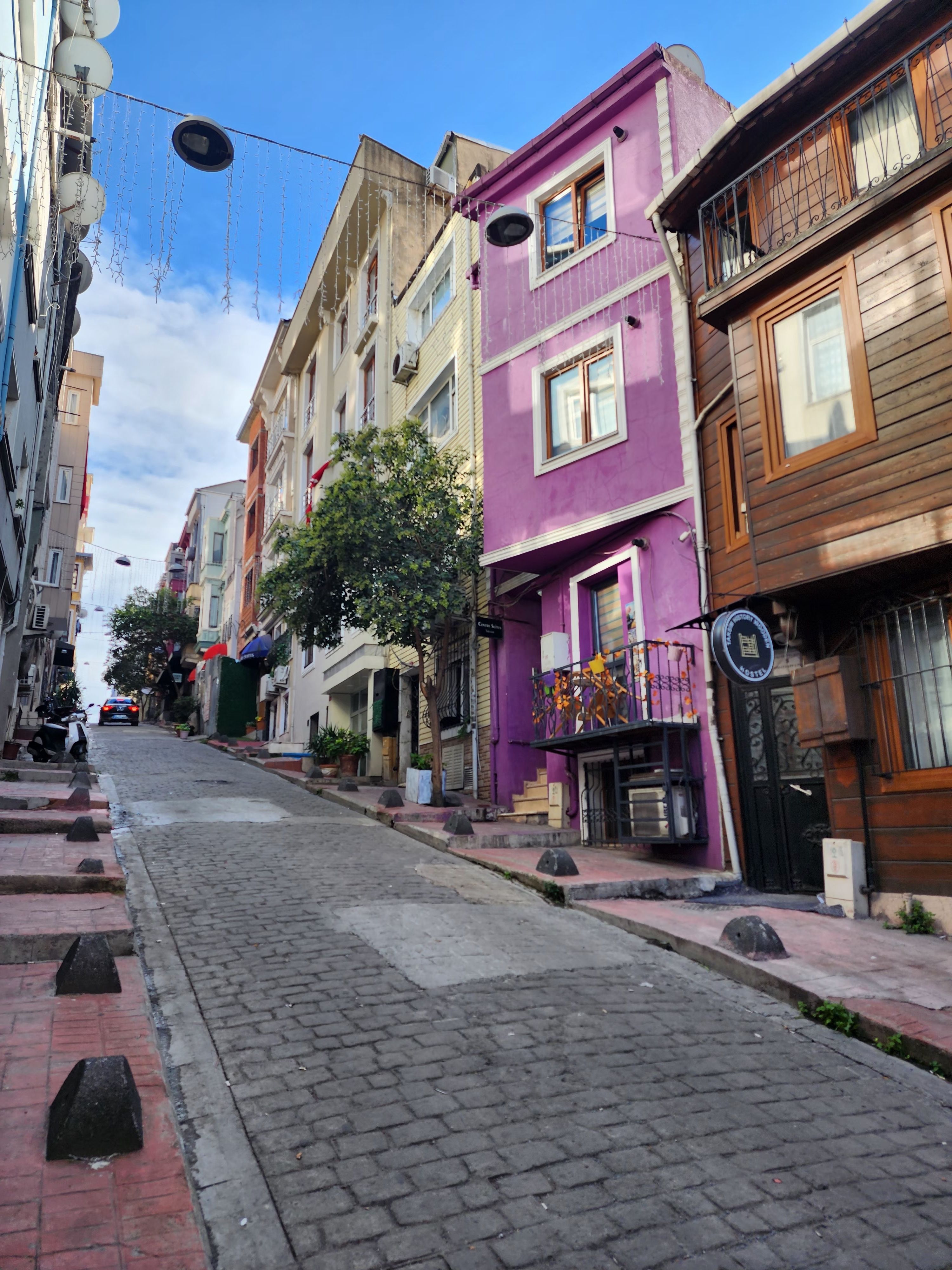 Colorful Street in Historical Beyoğlu District · Free Stock Photo