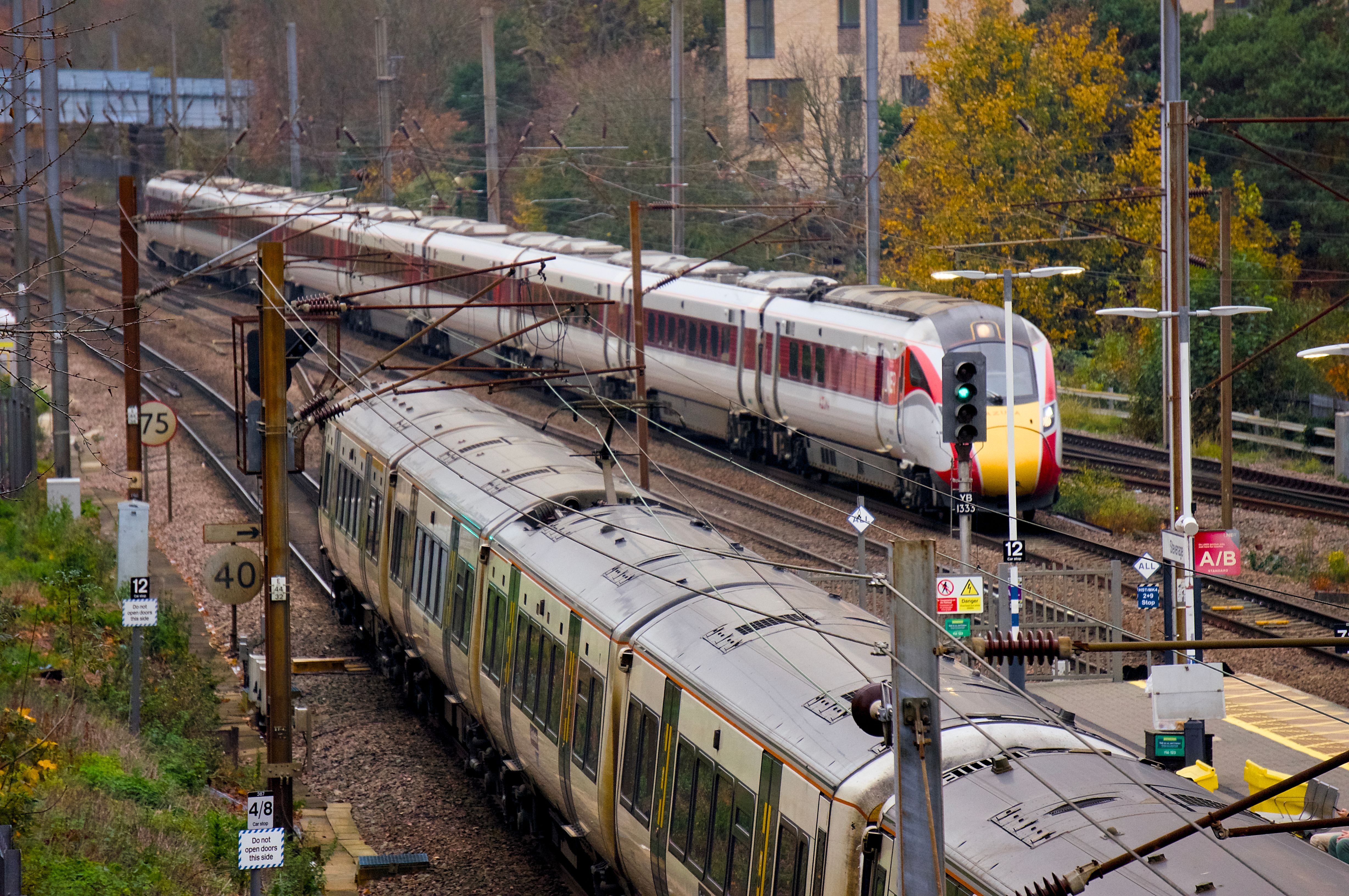 Contemporary Electric Trains on English Rail Tracks · Free Stock Photo