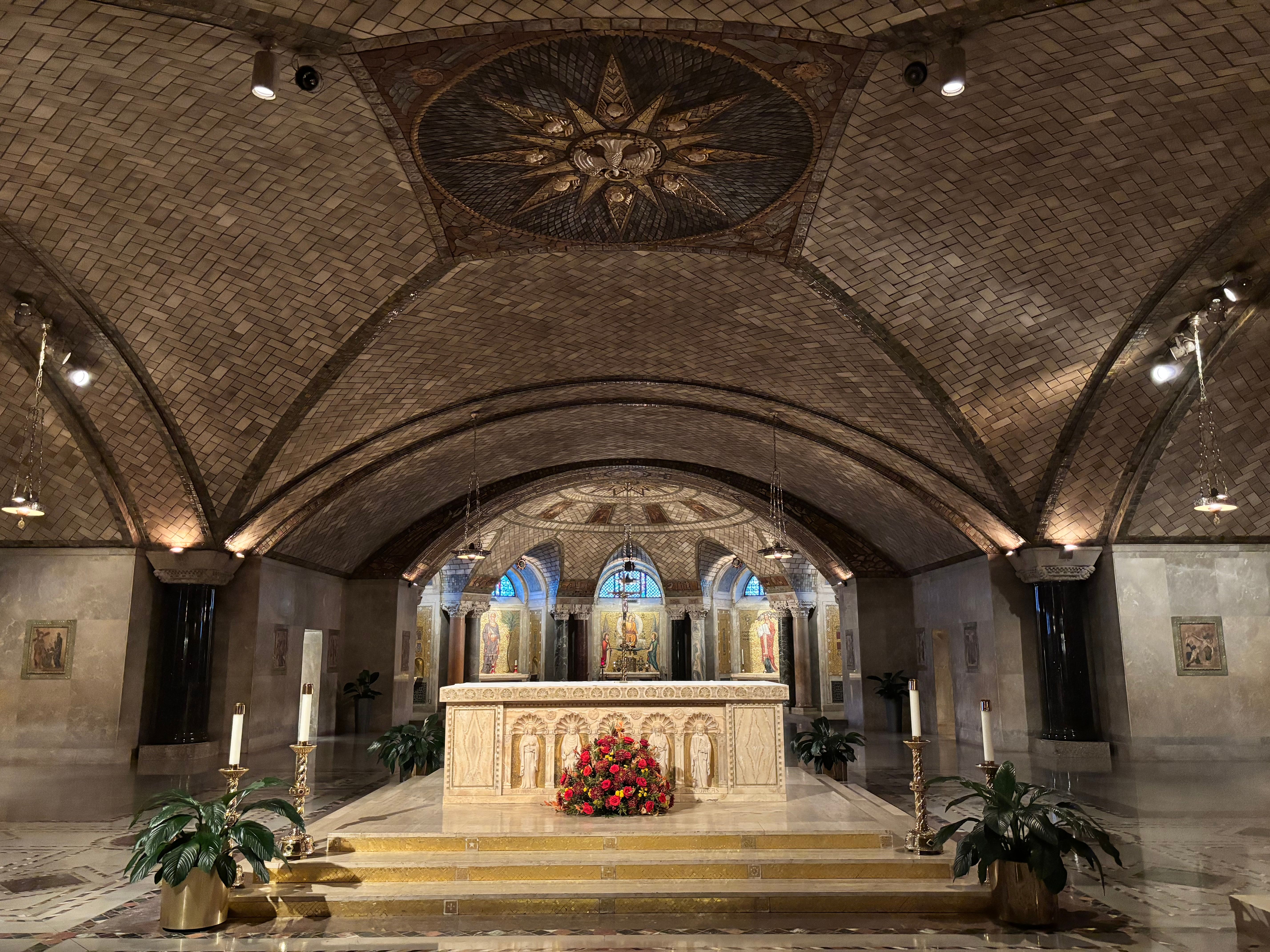 Stunning Cathedral Crypt with Ornate Altar · Free Stock Photo