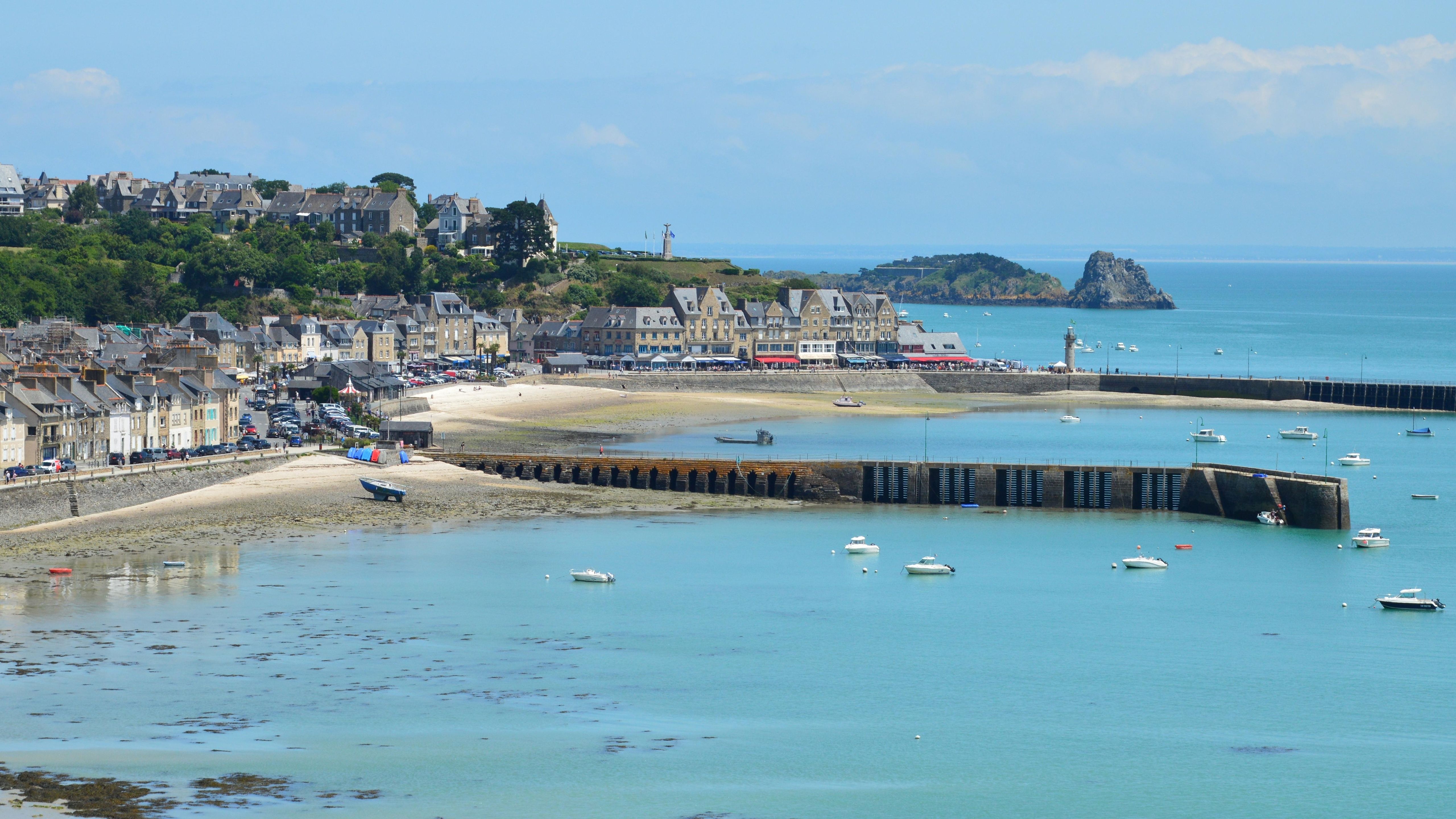Scenic View of Cancale Harbor in Brittany, France · Free Stock Photo