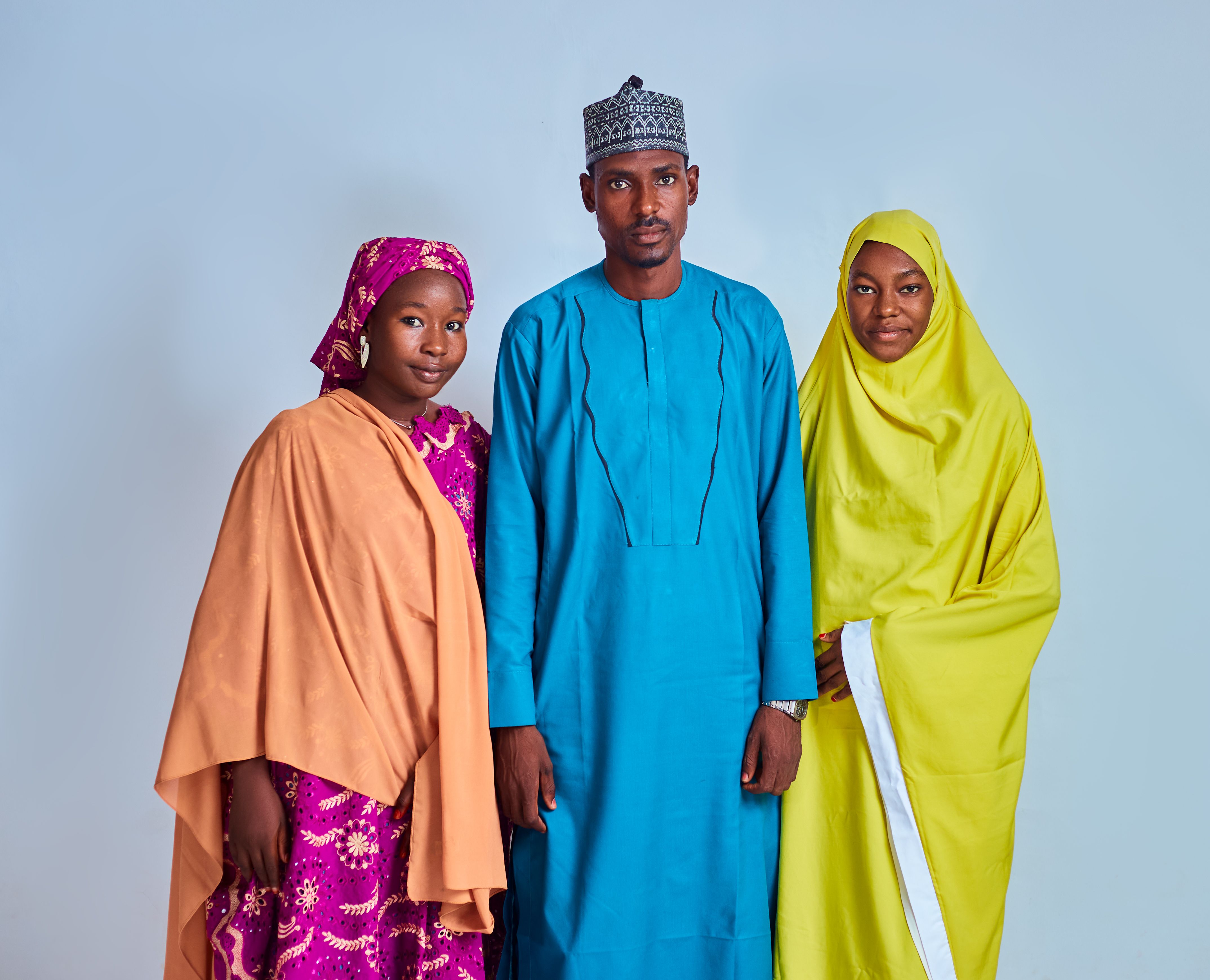Happy Family In Blue Background Photos, Download The BEST Free Happy ...