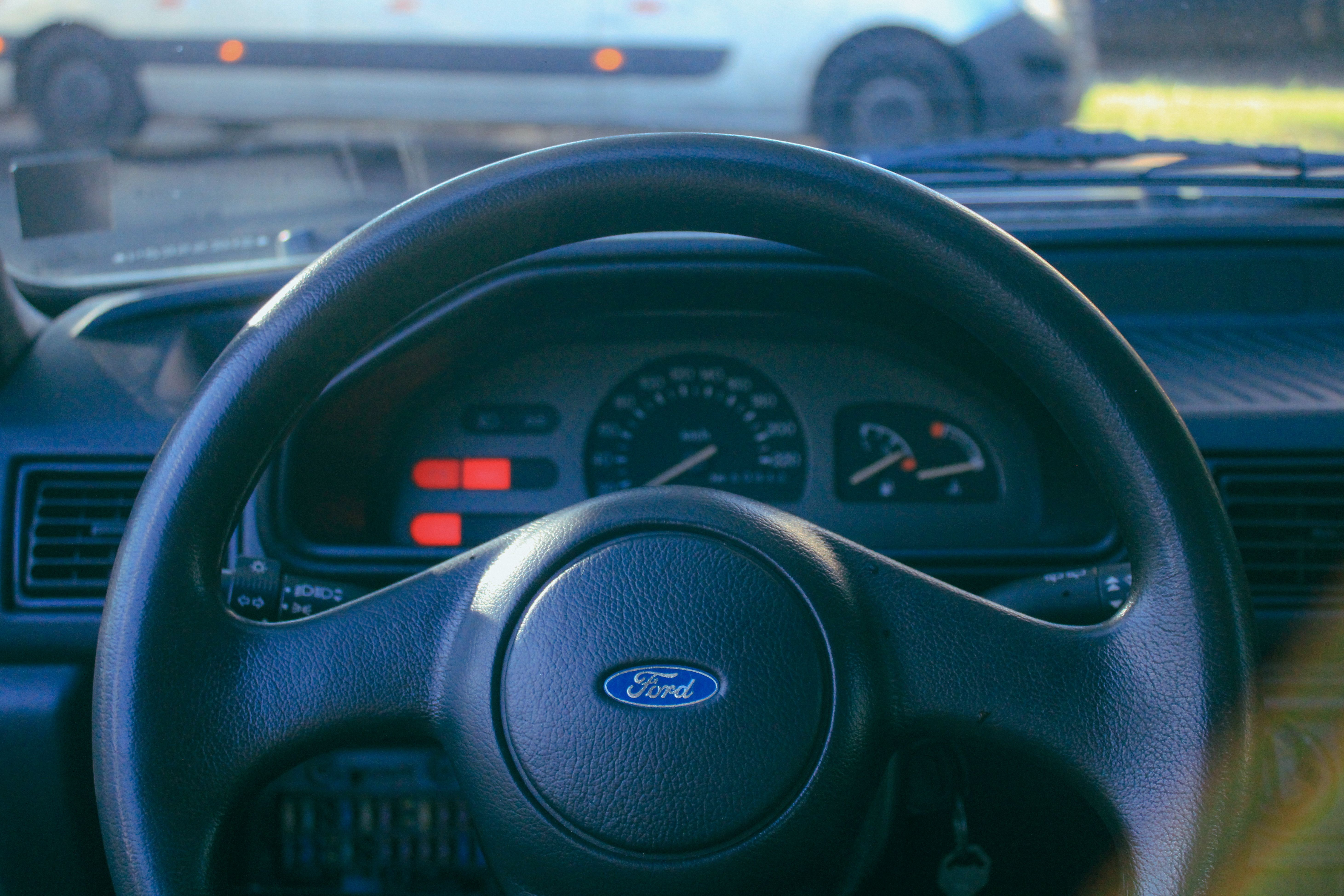 Classic Ford Steering Wheel Close-Up Photo · Free Stock Photo
