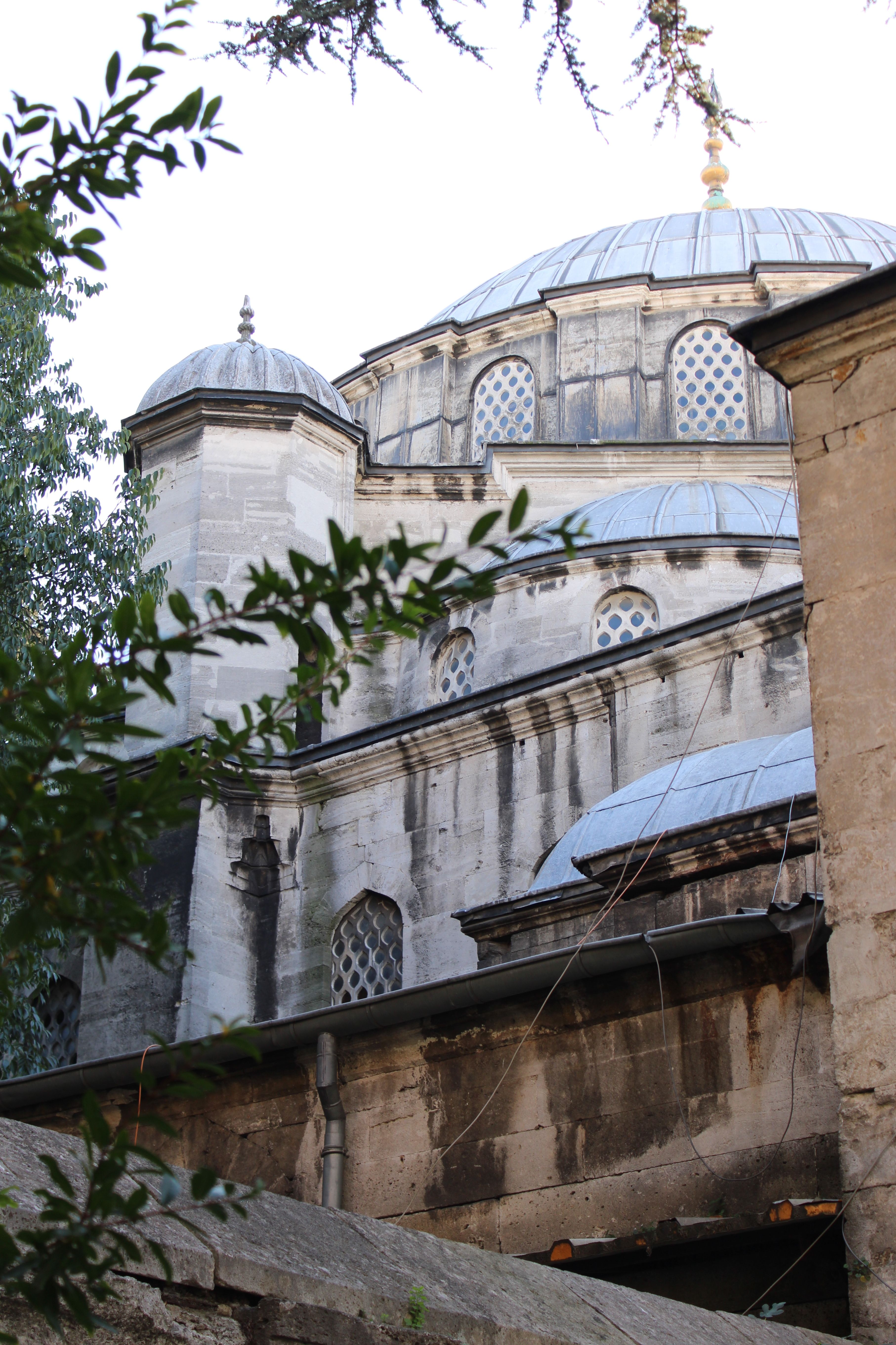 Historic Ottoman Mosque with Stone Architecture · Free Stock Photo