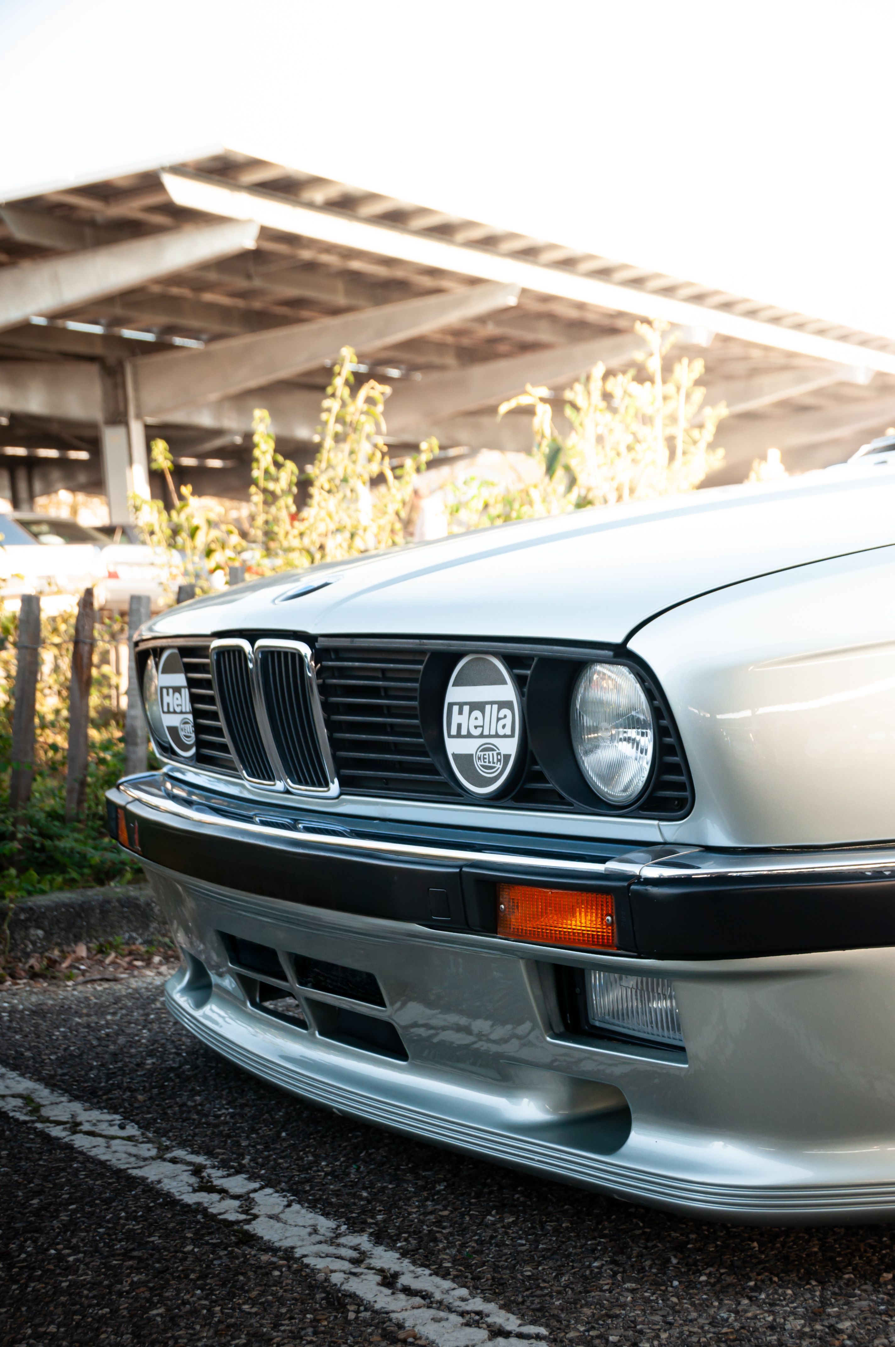 Classic BMW Car with Iconic Grille Design · Free Stock Photo