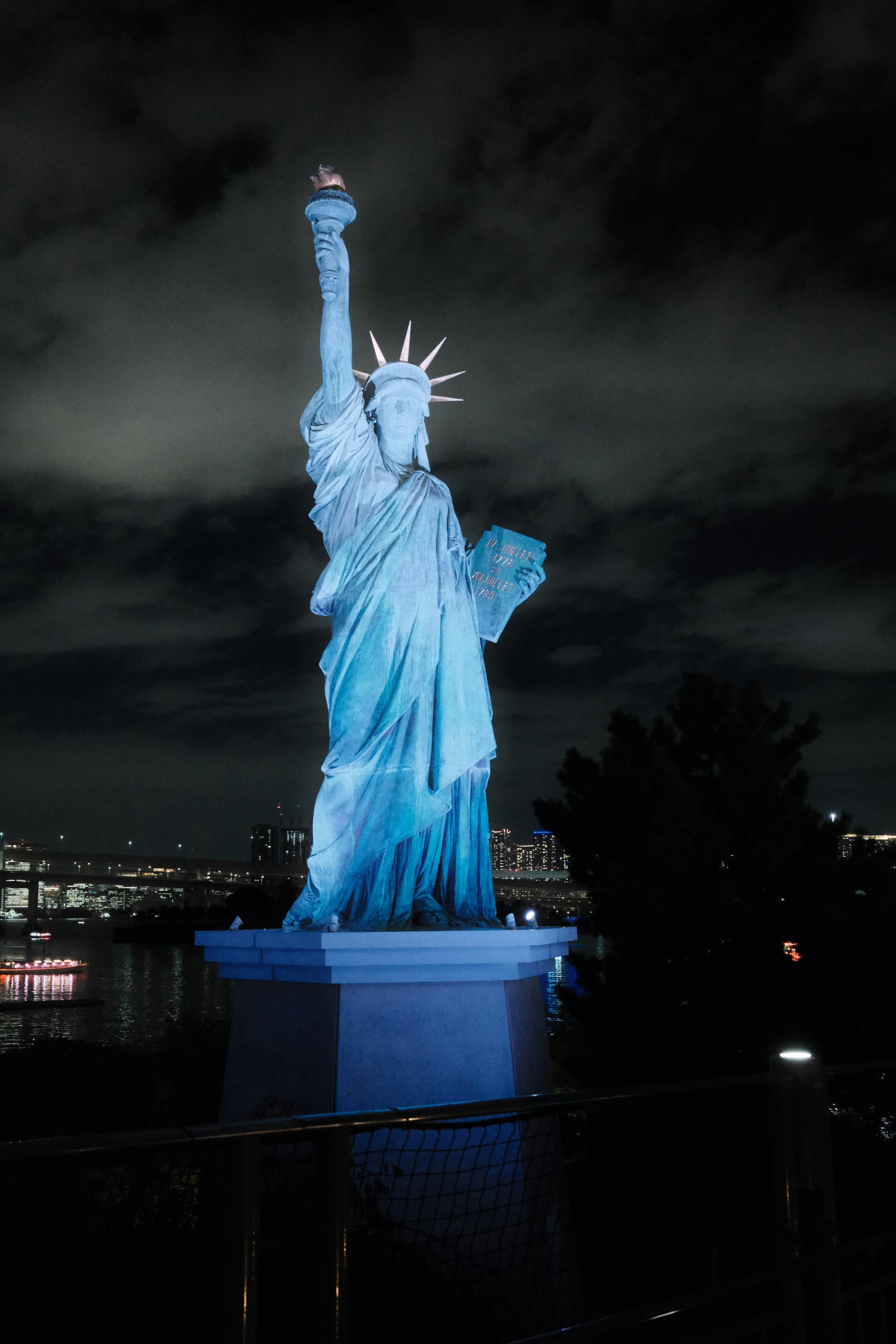 Statue of Liberty Replica at Night in Tokyo · Free Stock Photo
