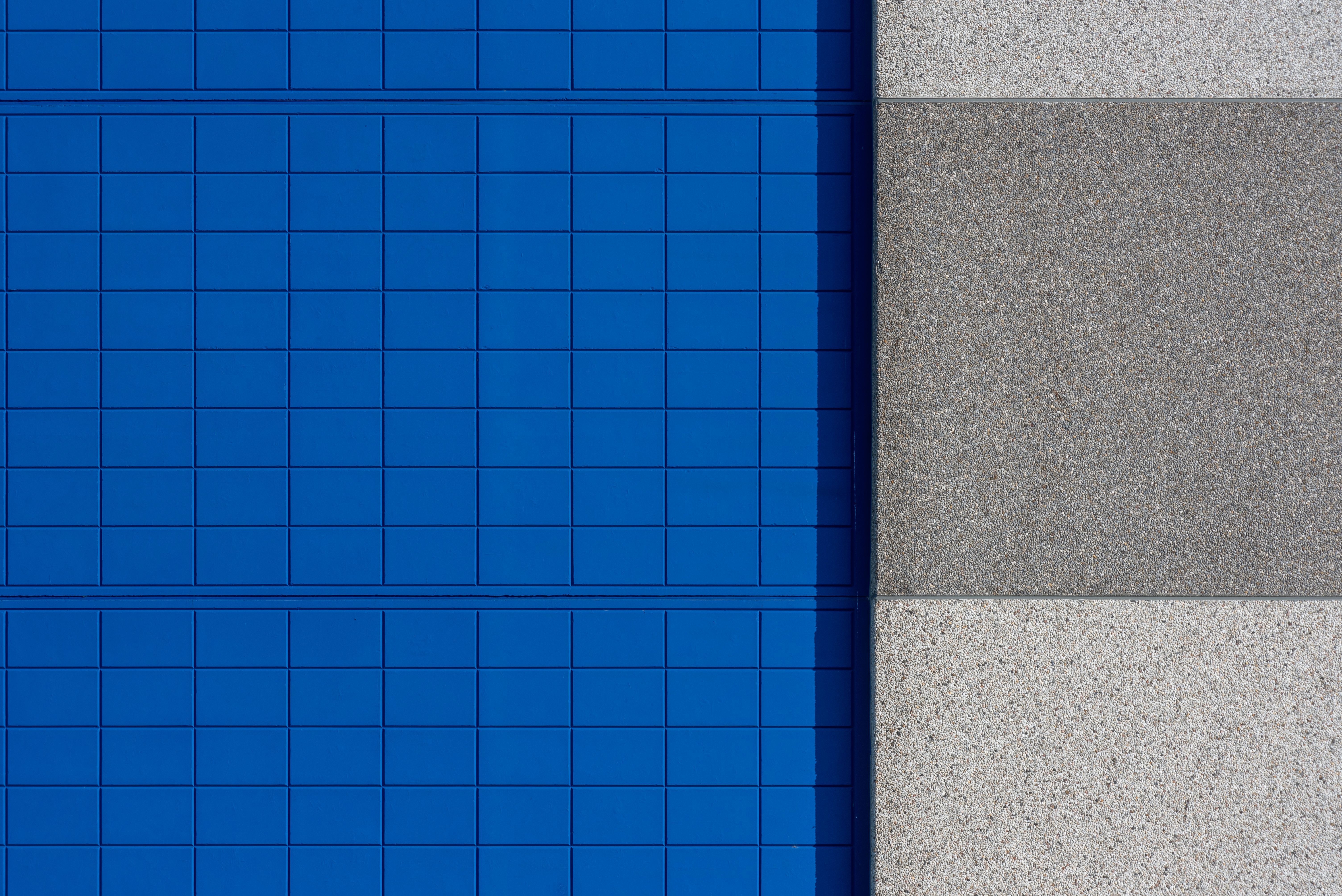 Modern Abstract Architectural Facade · Free Stock Photo