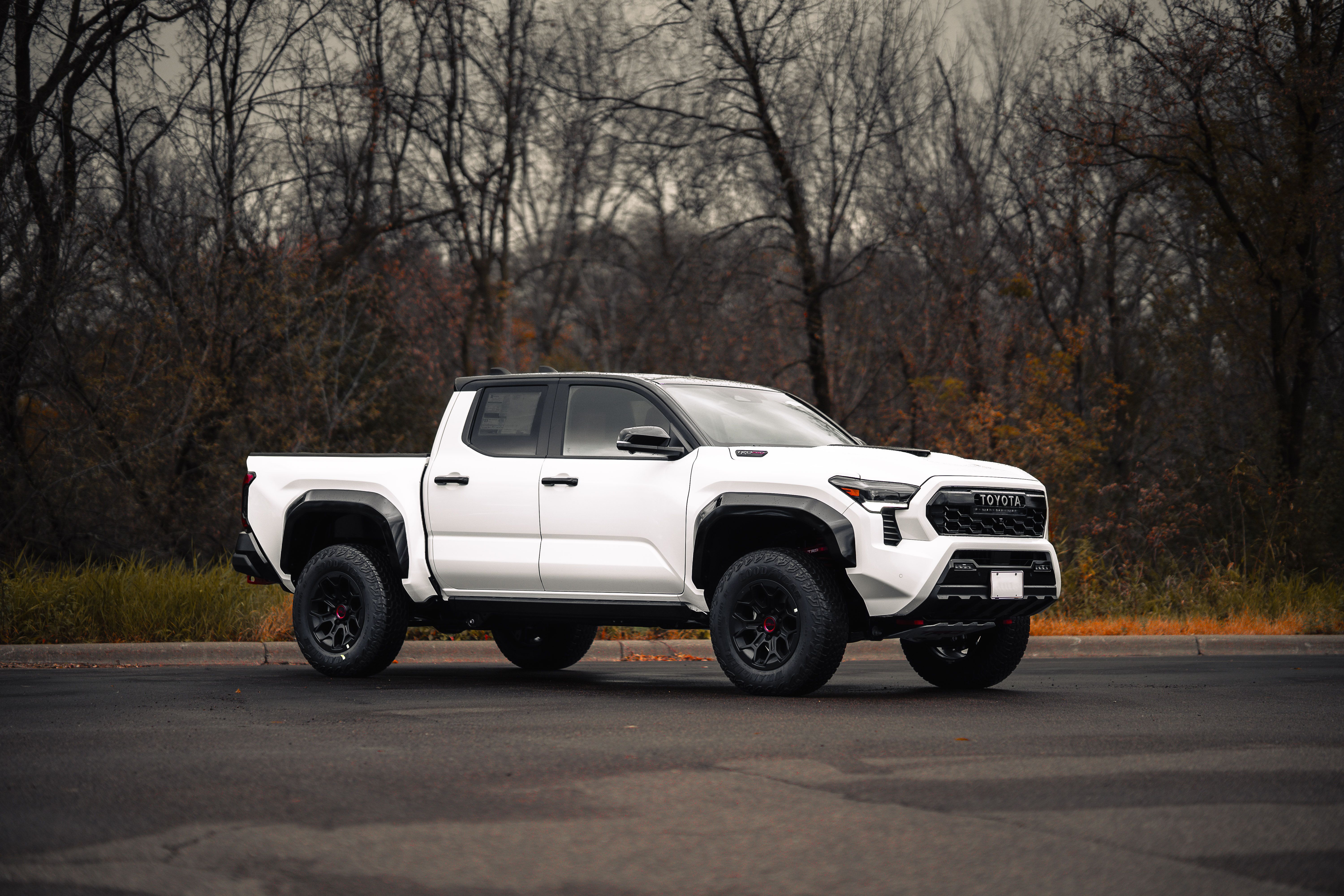 Stylish White Pickup Truck on a Fall Day · Free Stock Photo