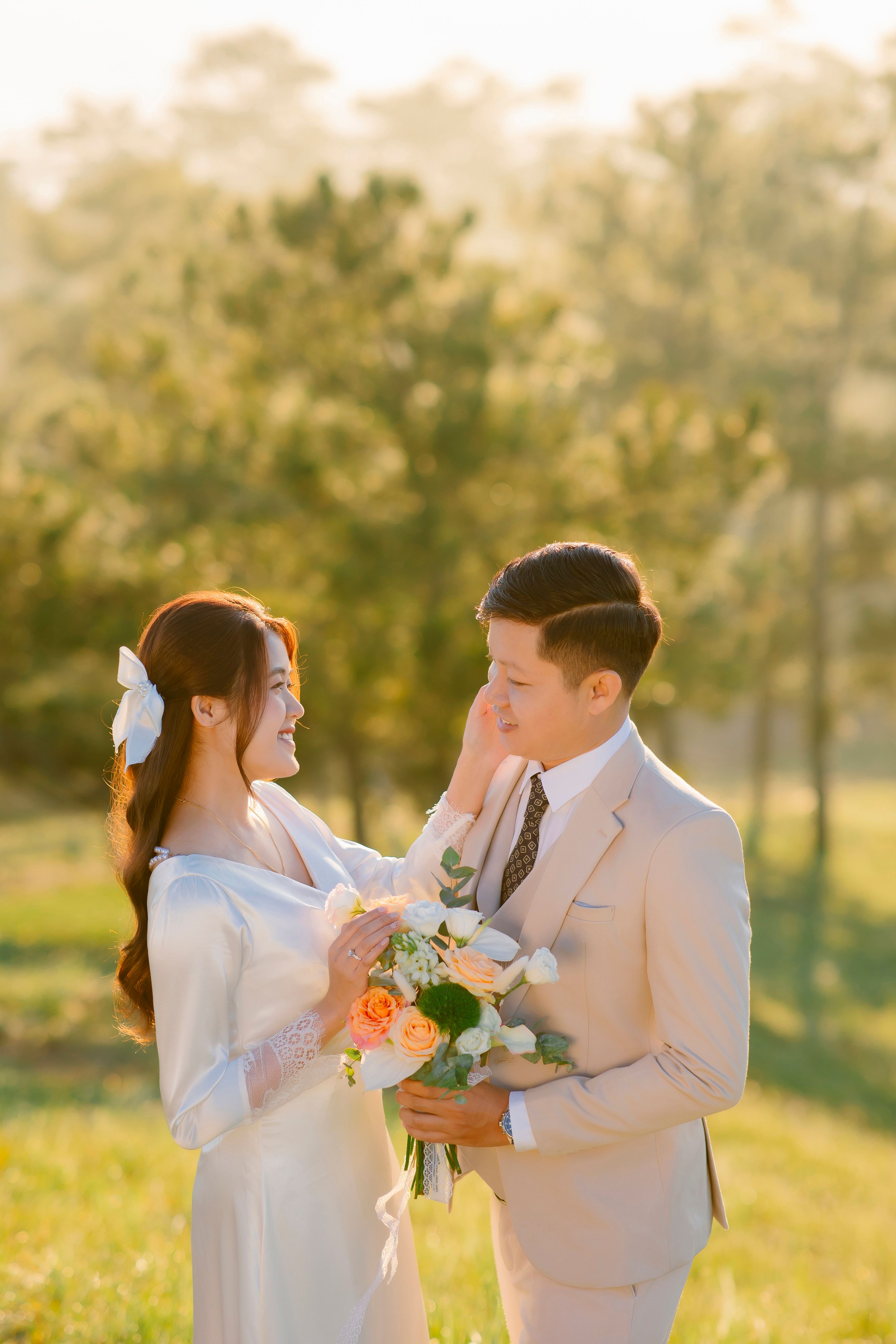 A Couple In A Wedding Ceremony Photos, Download The BEST Free A Couple ...
