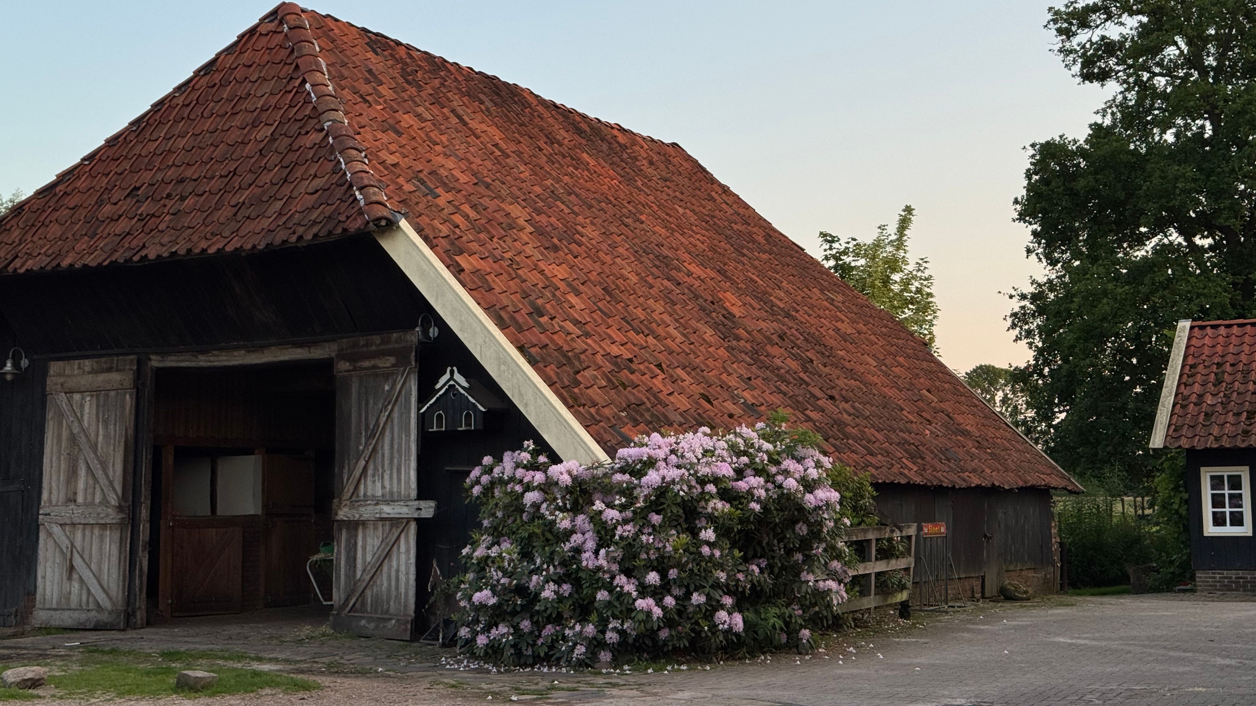 Old Barns And Flowers Photos, Download The BEST Free Old Barns And ...