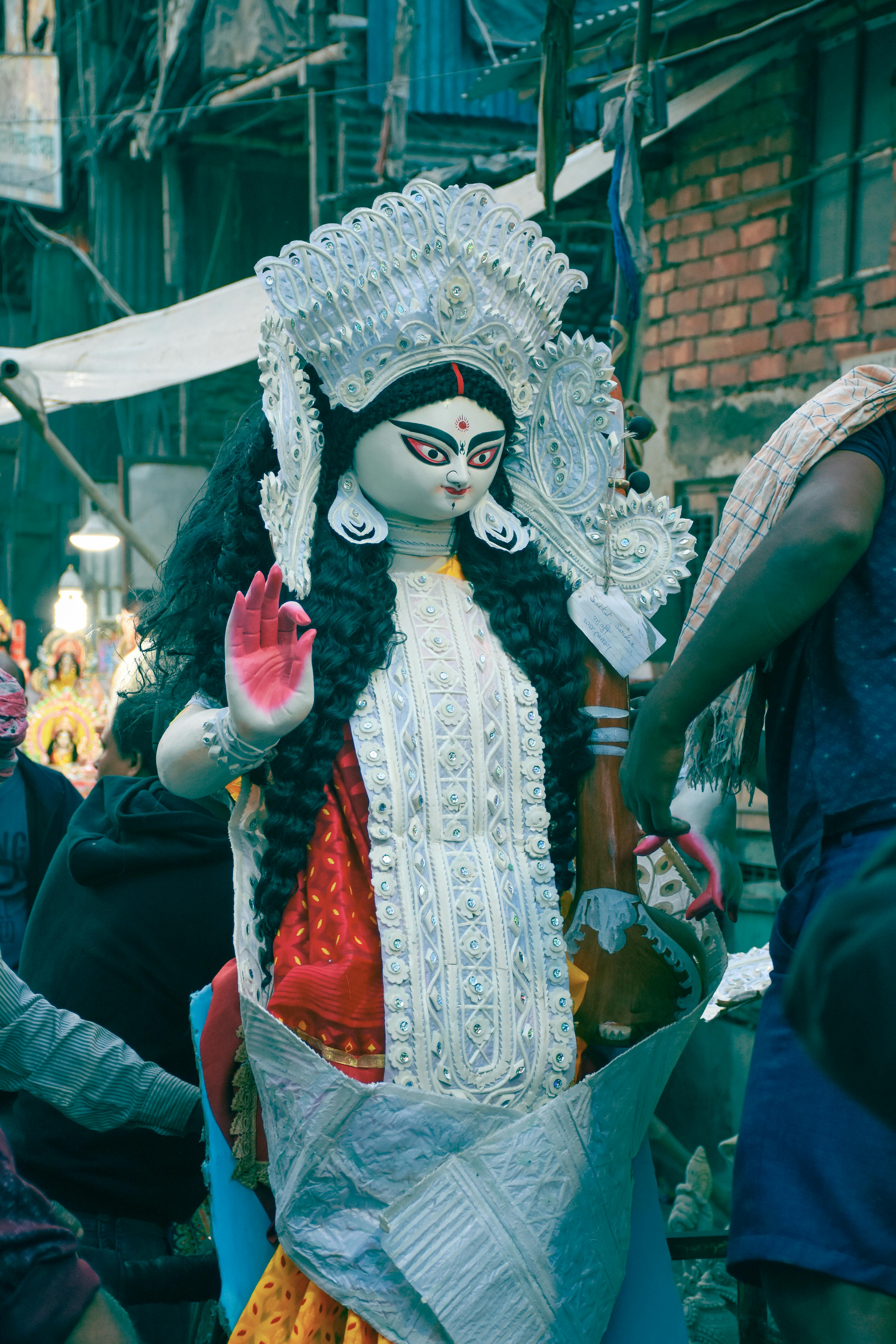 Préparation De L'idole De Saraswati Pour Durga Puja à Calcutta · Photo ...