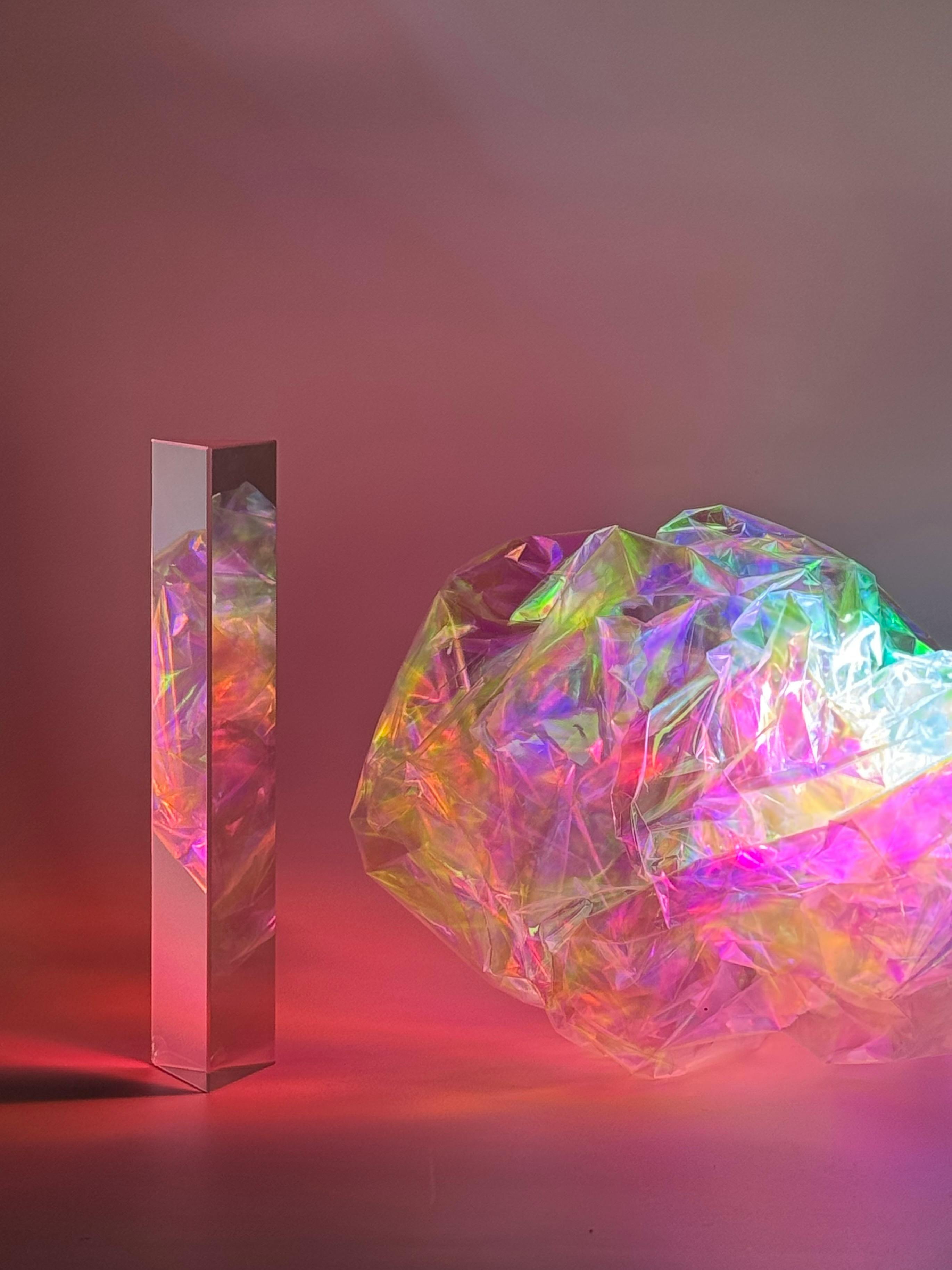 Abstract Art with Vibrant Holographic Elements · Free Stock Photo