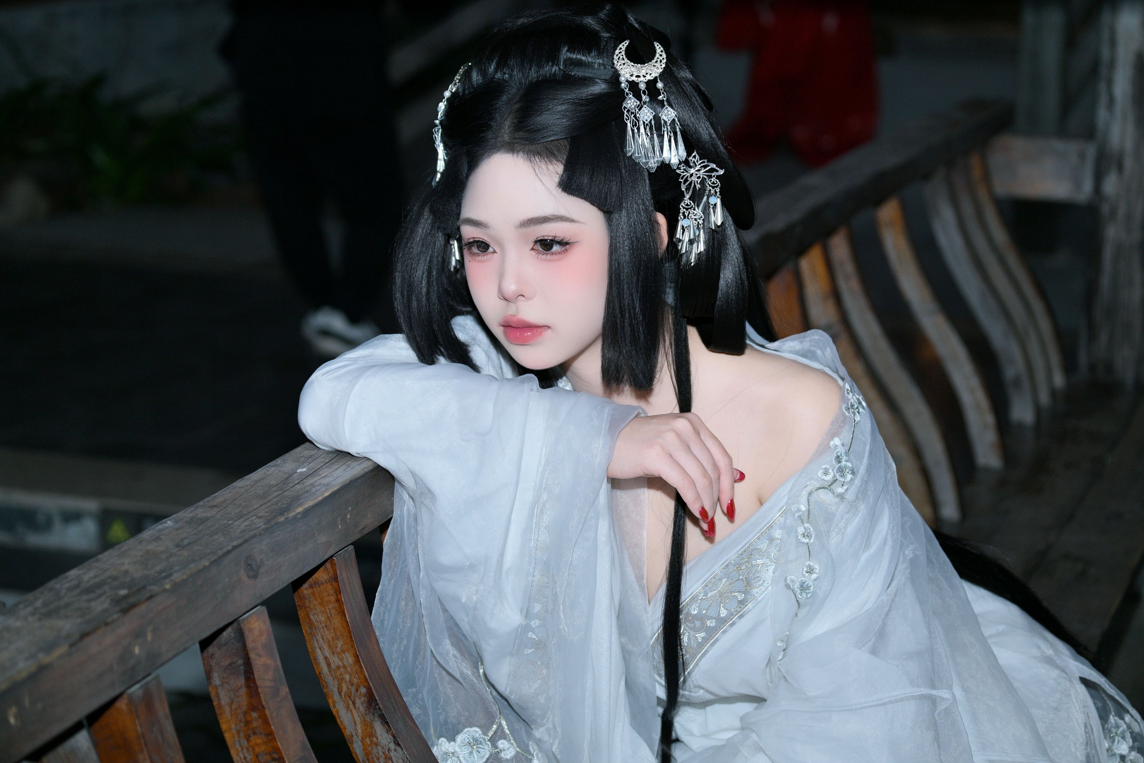 Elegant Woman in Traditional Chinese Costume · Free Stock Photo