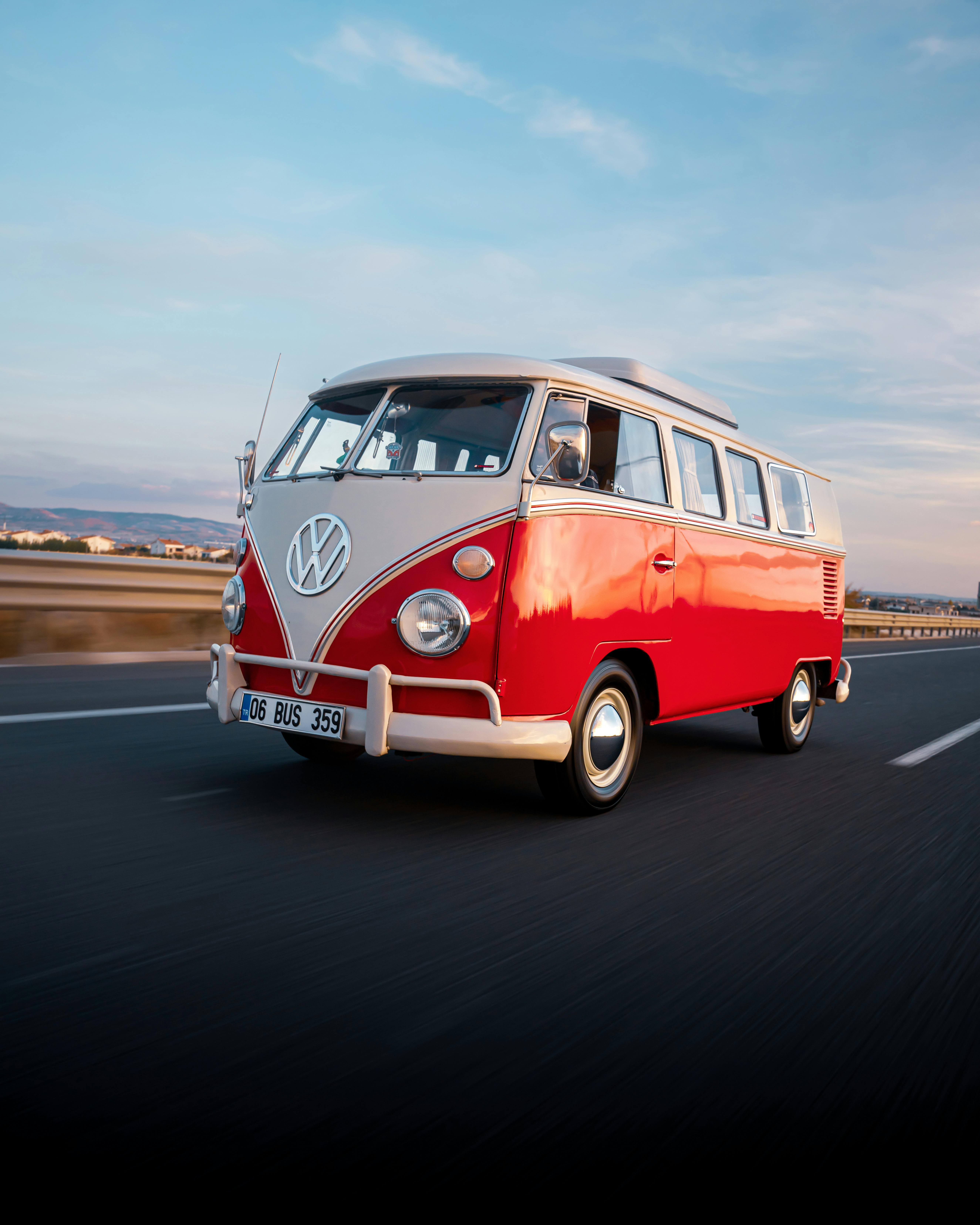 Vintage Volkswagen Van on Ankara Highway · Free Stock Photo