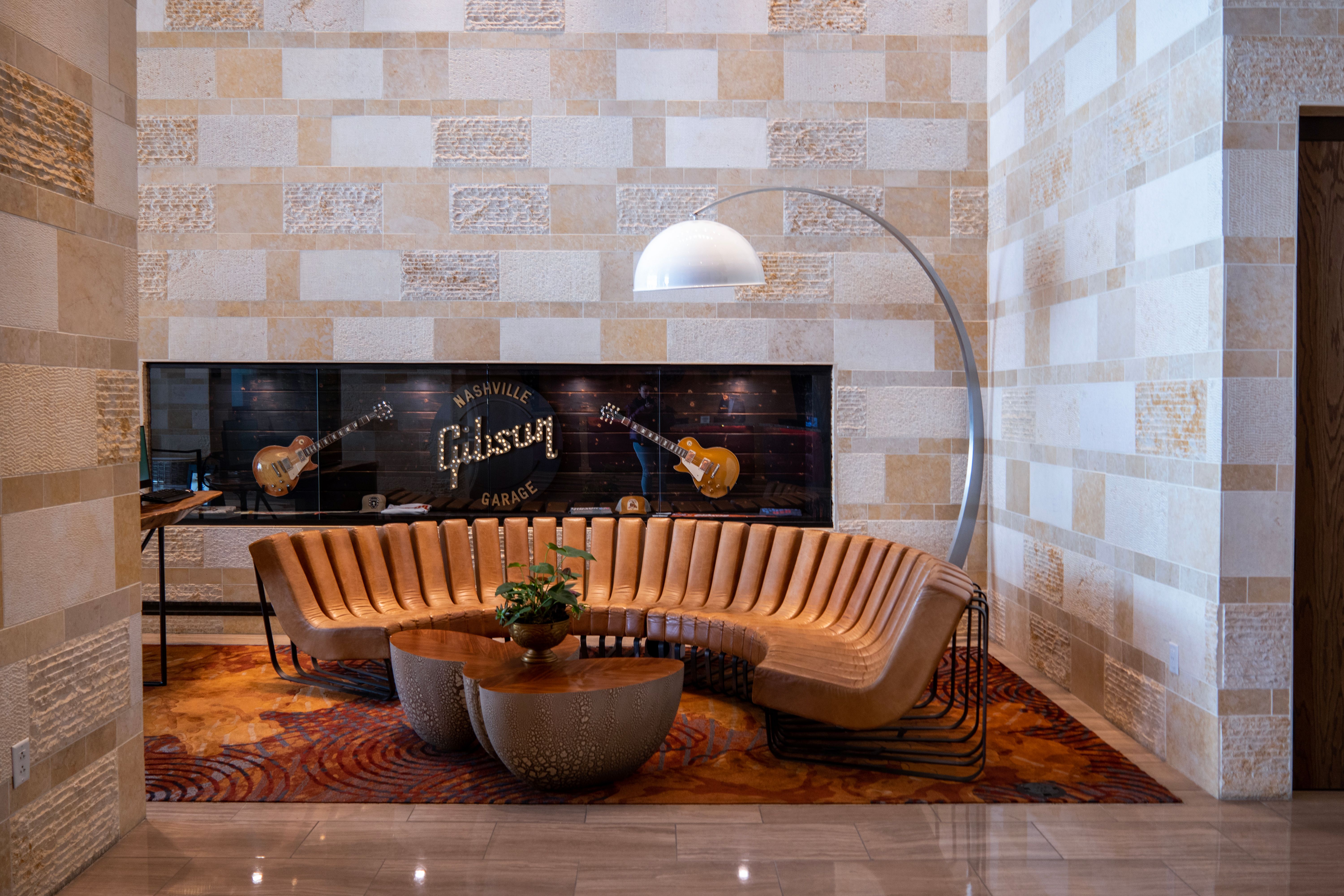 Modern Nashville Interior with Gibson Display · Free Stock Photo