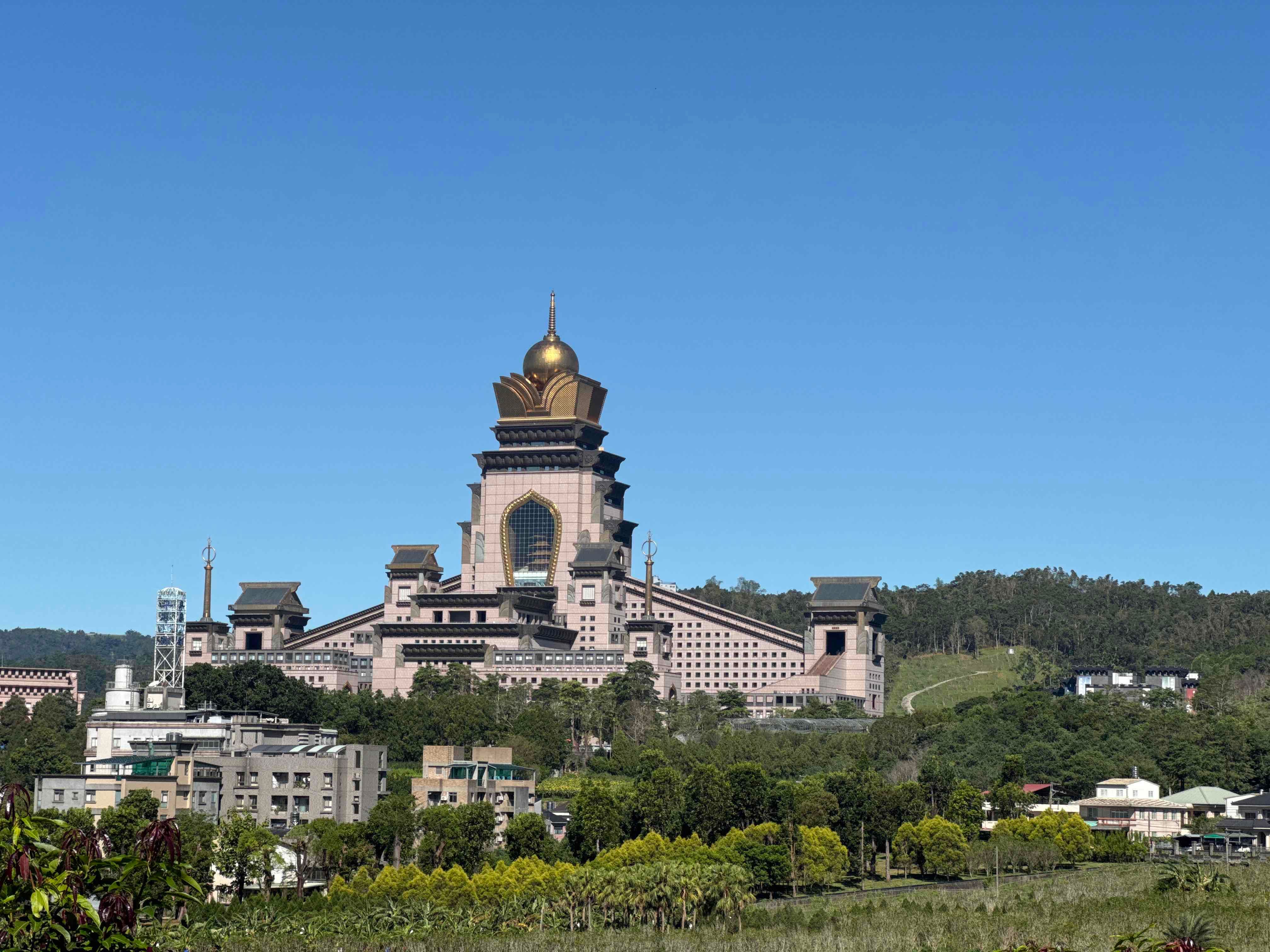 Majestic Fo Guang Shan Monastery in Taiwan · Free Stock Photo