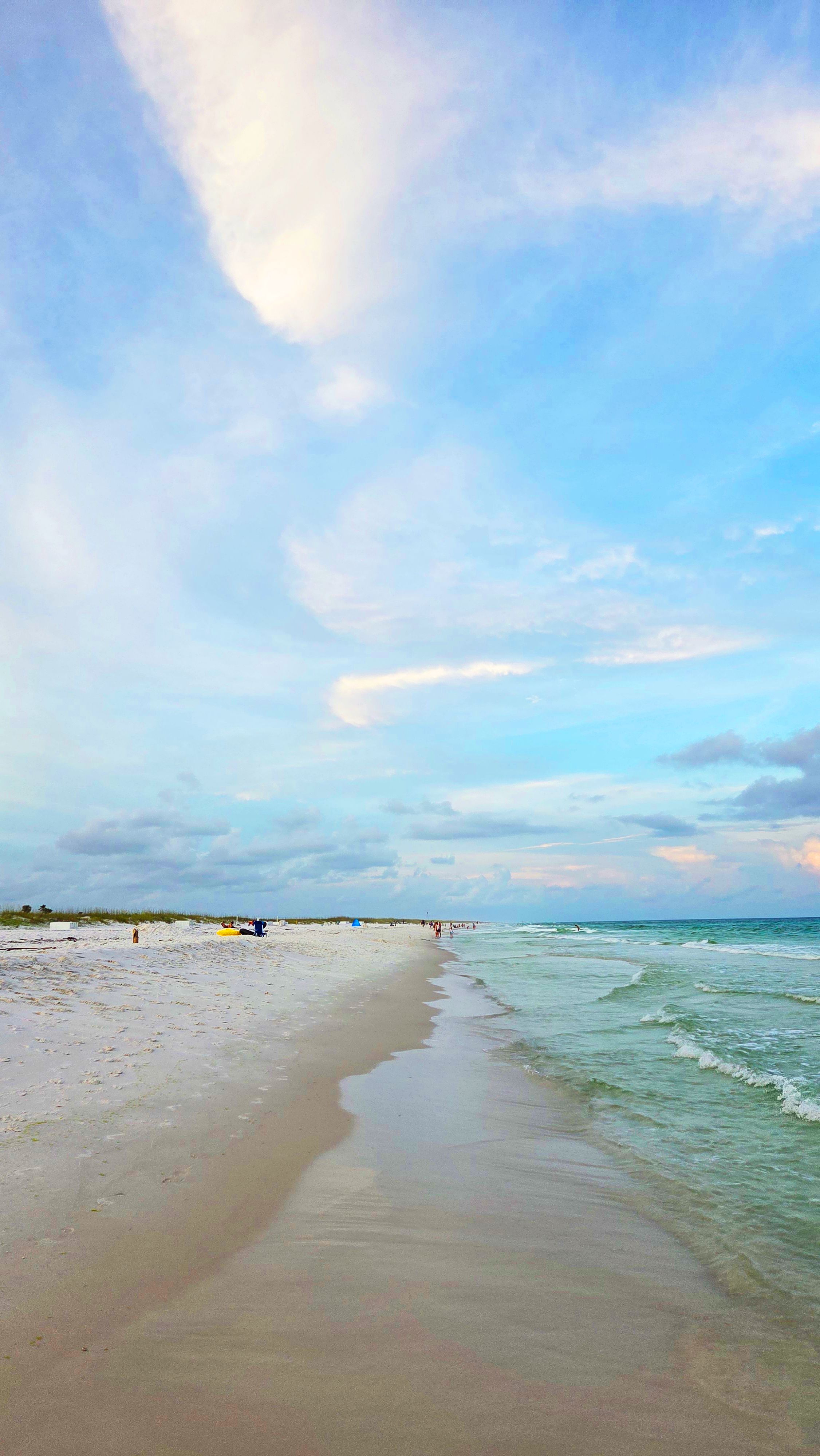 Serene Florida Beach with Clear Blue Skies · Free Stock Photo